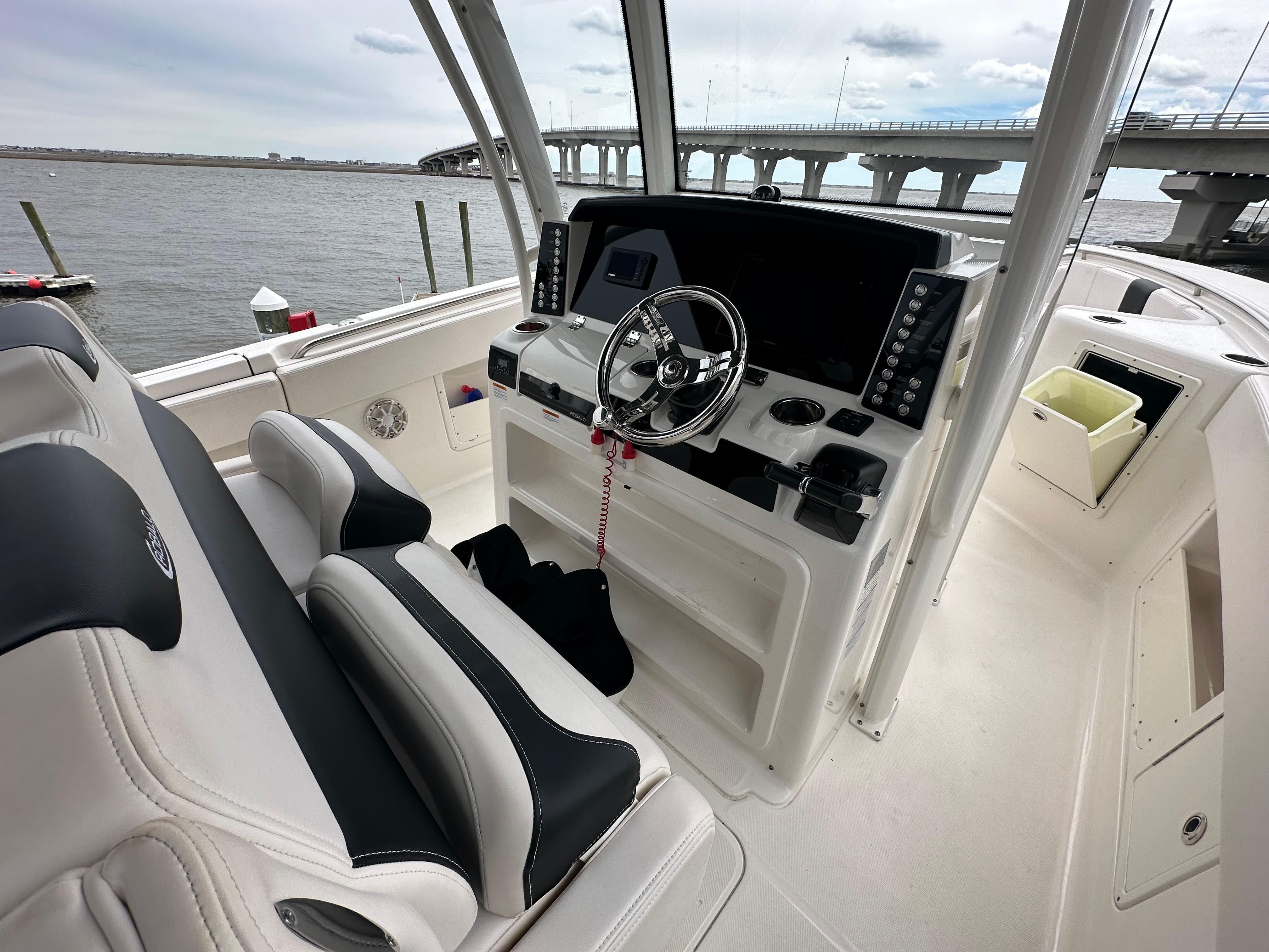 2018 Robalo R302 Center Console for sale - YachtWorld