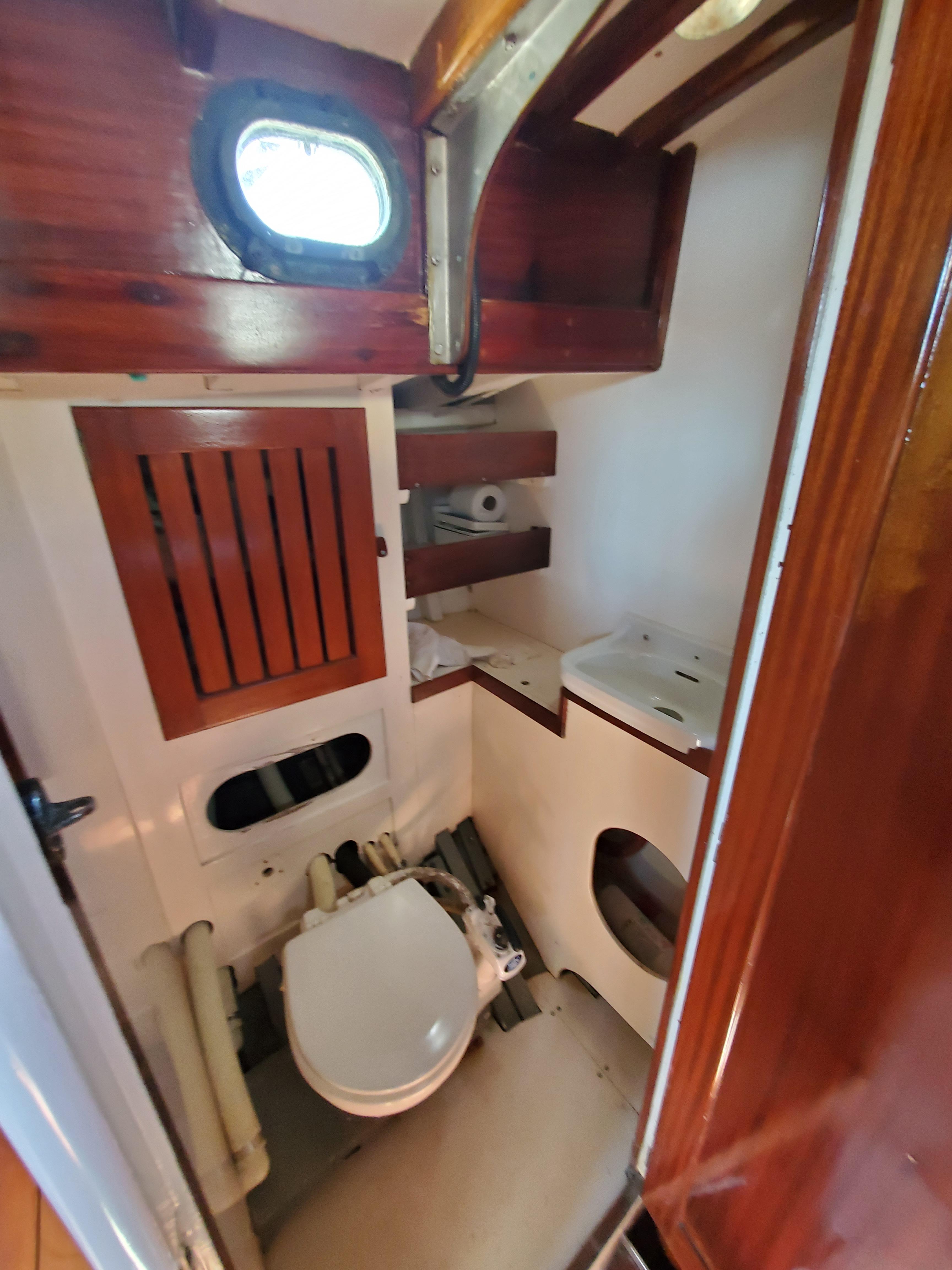 1958 Custom Larson 40 Antique and Classic for sale - YachtWorld