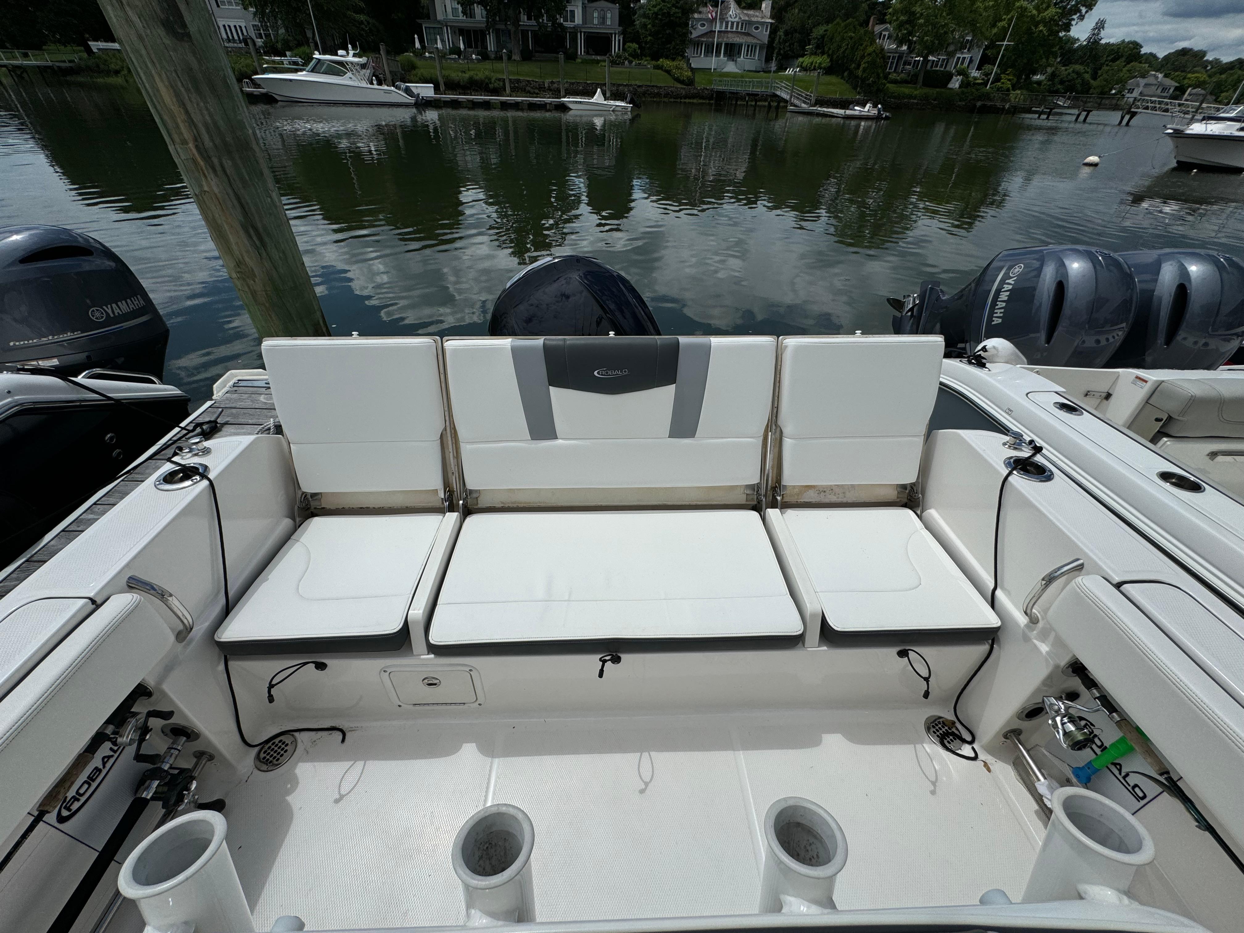 2023 Robalo R230 Center Console Center Console for sale - YachtWorld