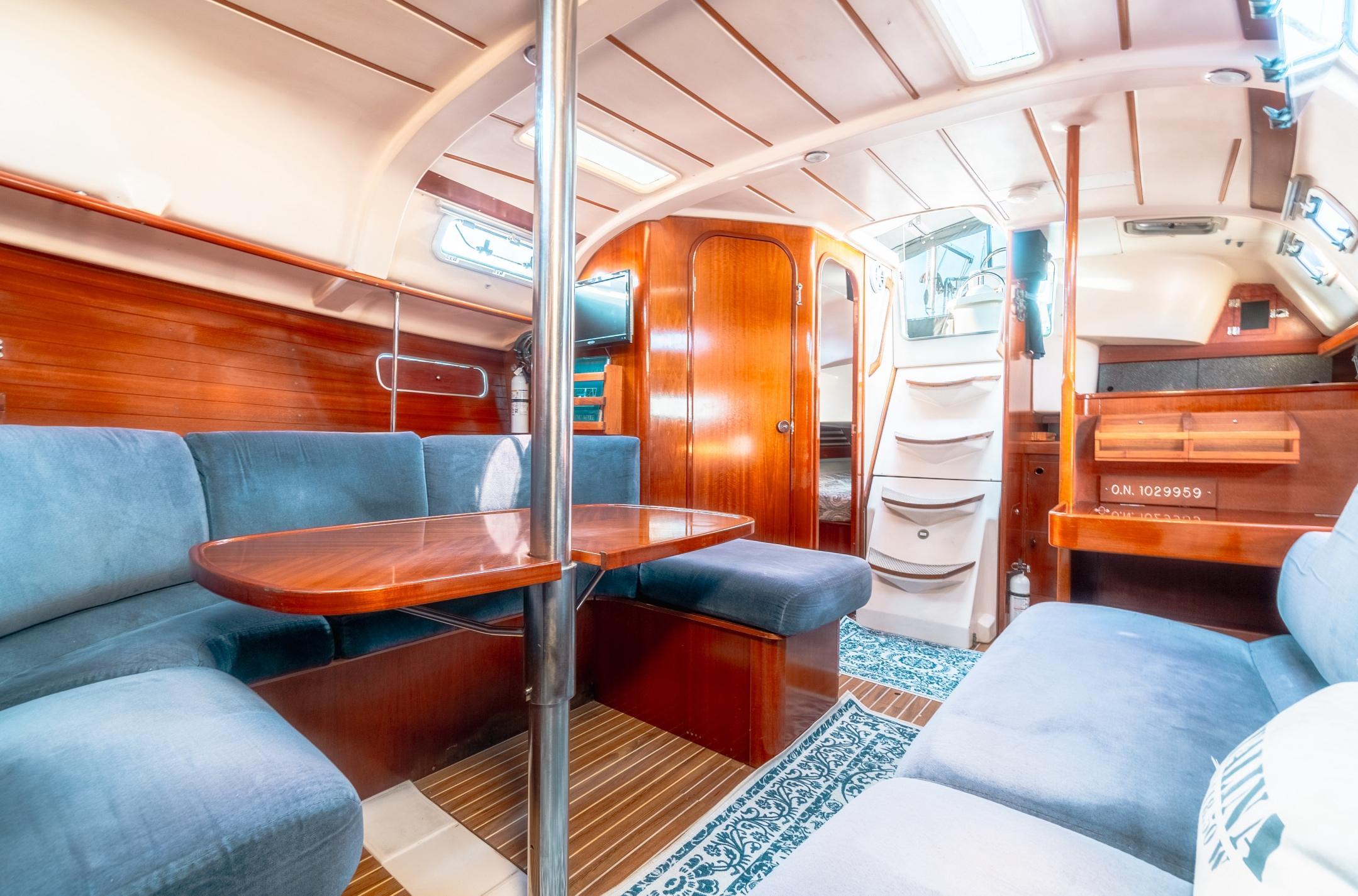 1995 Beneteau Oceanis 351 Segelyacht Kaufen - YachtWorld