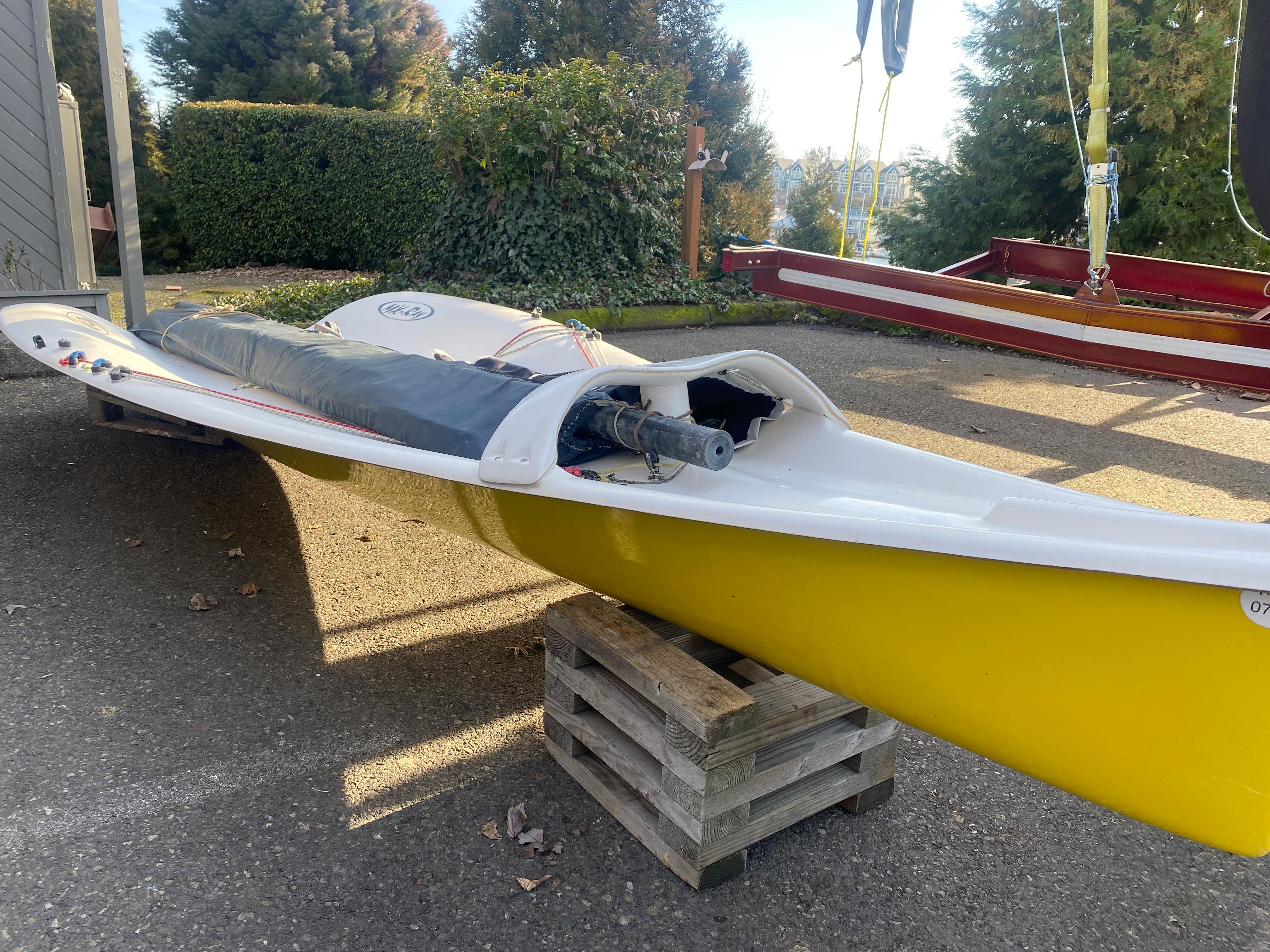 1998 M Yachts MX Ray Dagsseglare till salu- YachtWorld