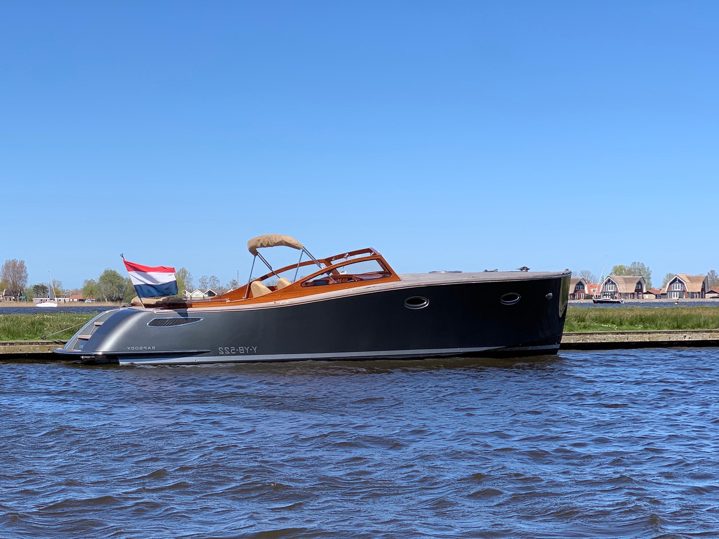 New 2024 Rapsody R32 - NEW | TopBoats