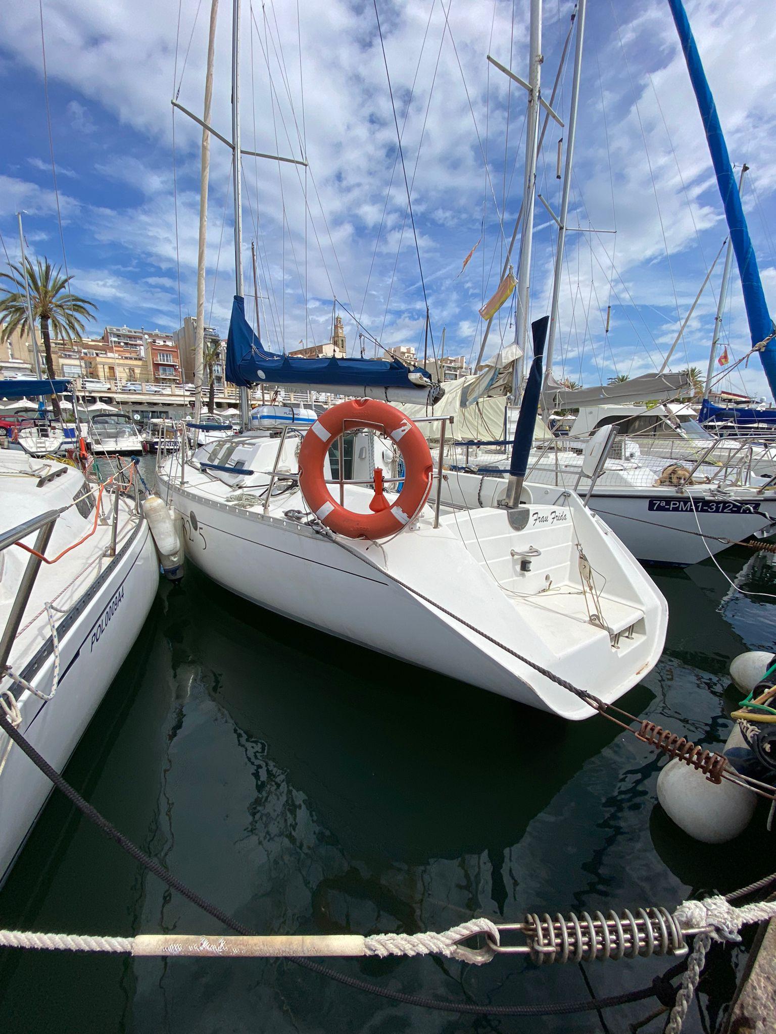 1990 Beneteau First 32.5 Racer/Cruiser for sale - YachtWorld