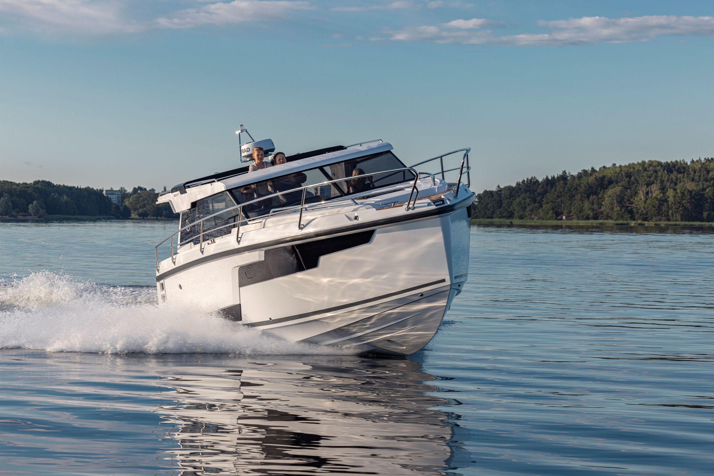 New 2025 Aquador 300 HT | YachtFocus