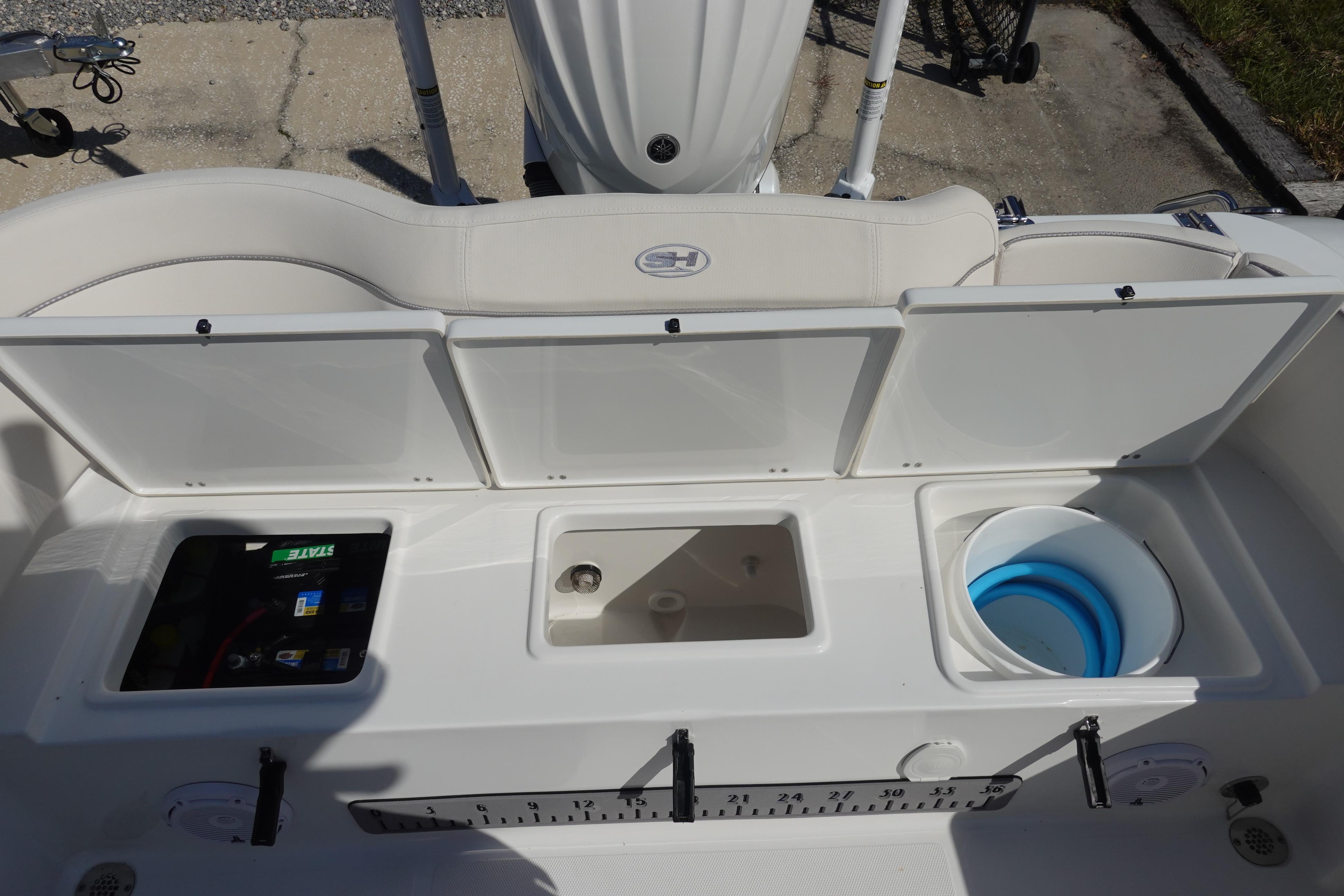 2025 Sea Hunt Ultra 239 SE Centre Console for sale - YachtWorld
