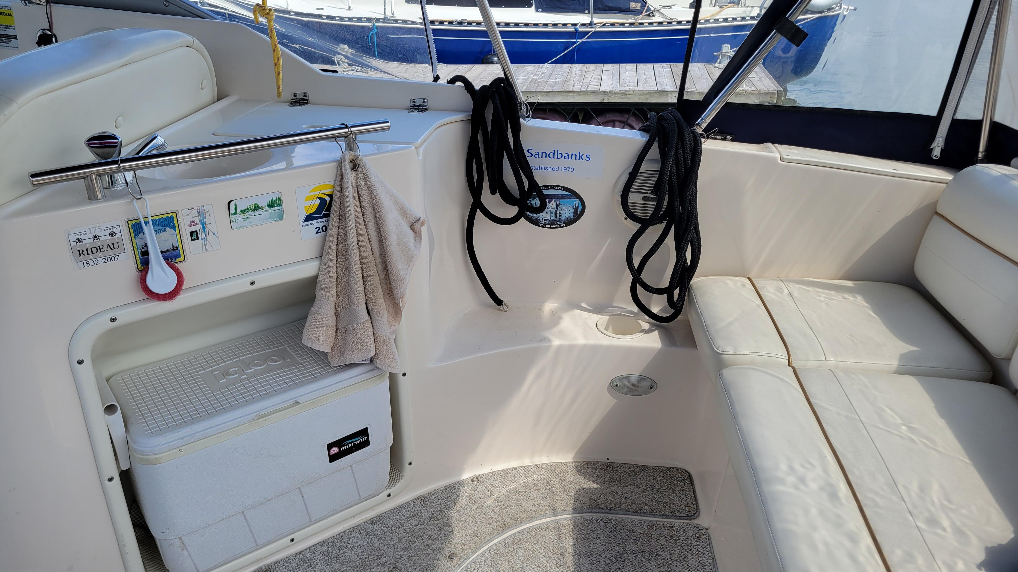 2004 Rinker Fiesta Vee 250 Express Cruiser for sale - YachtWorld