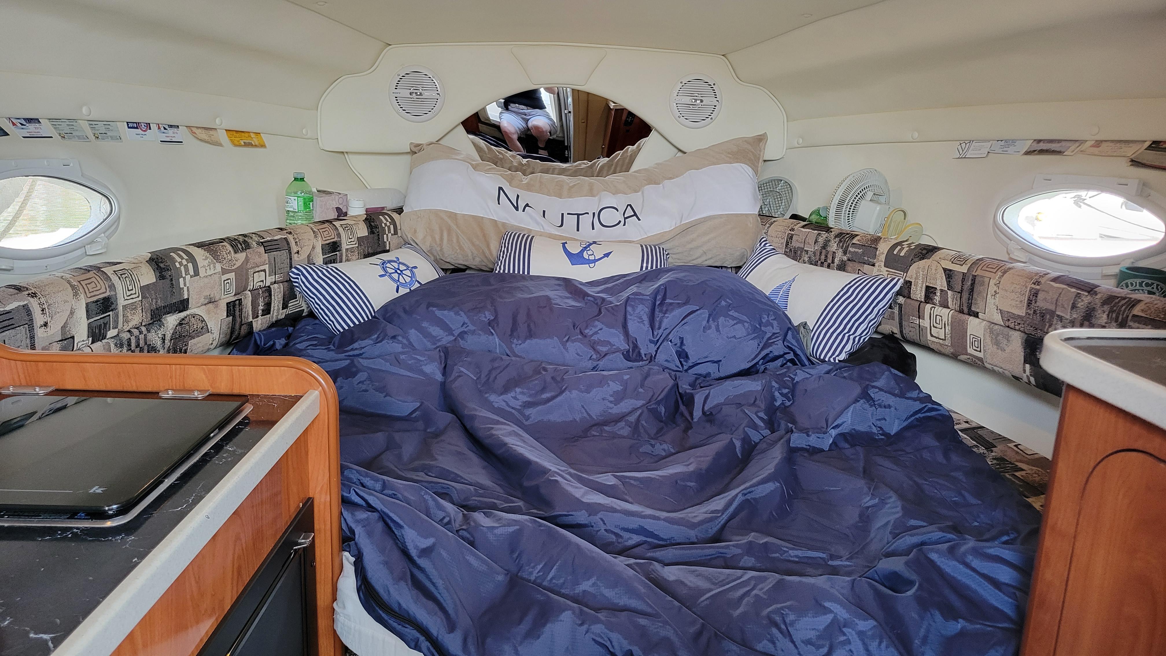 2004 Rinker Fiesta Vee 250 Express Cruiser for sale - YachtWorld