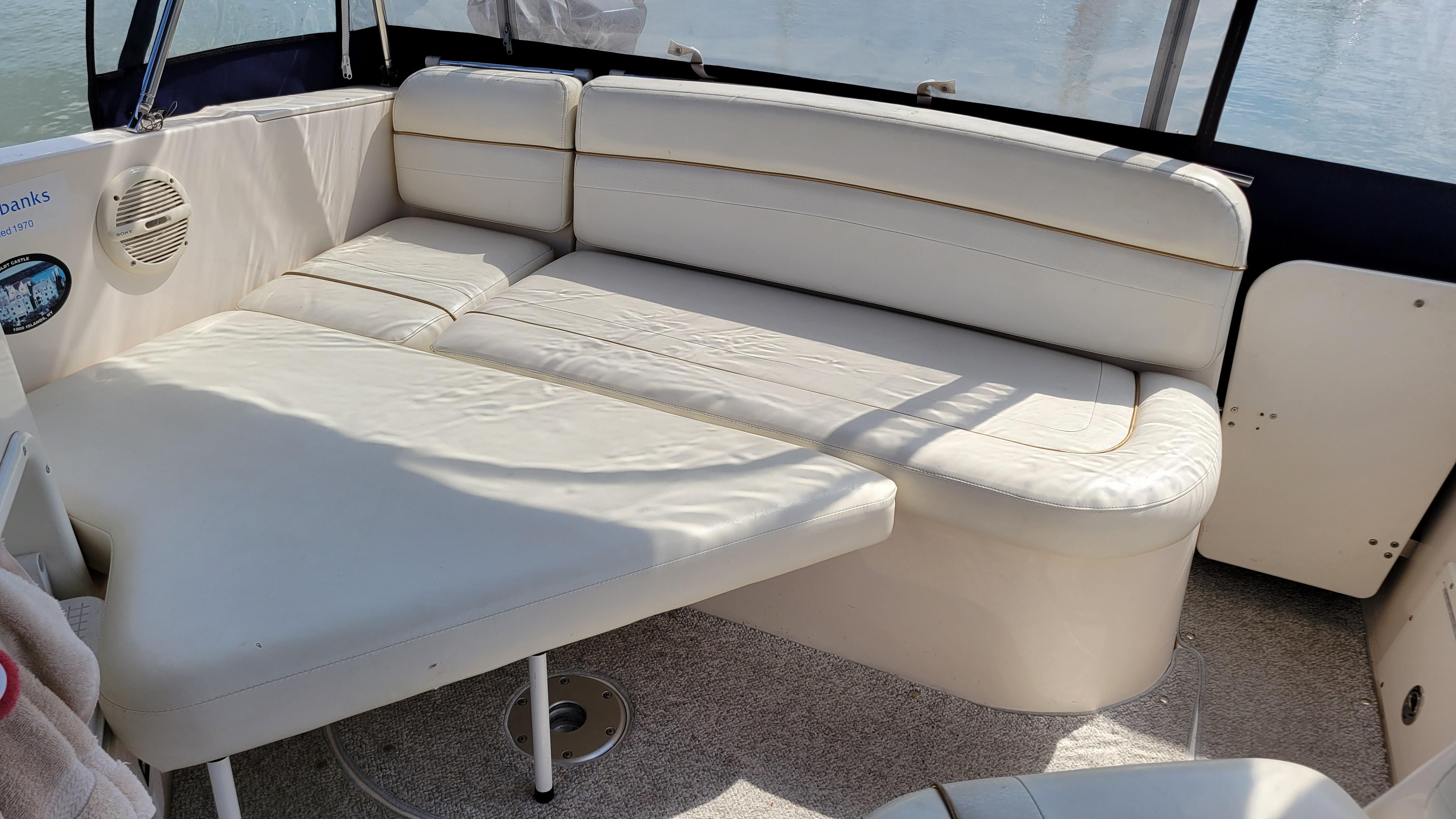 2004 Rinker Fiesta Vee 250 Express Cruiser for sale - YachtWorld