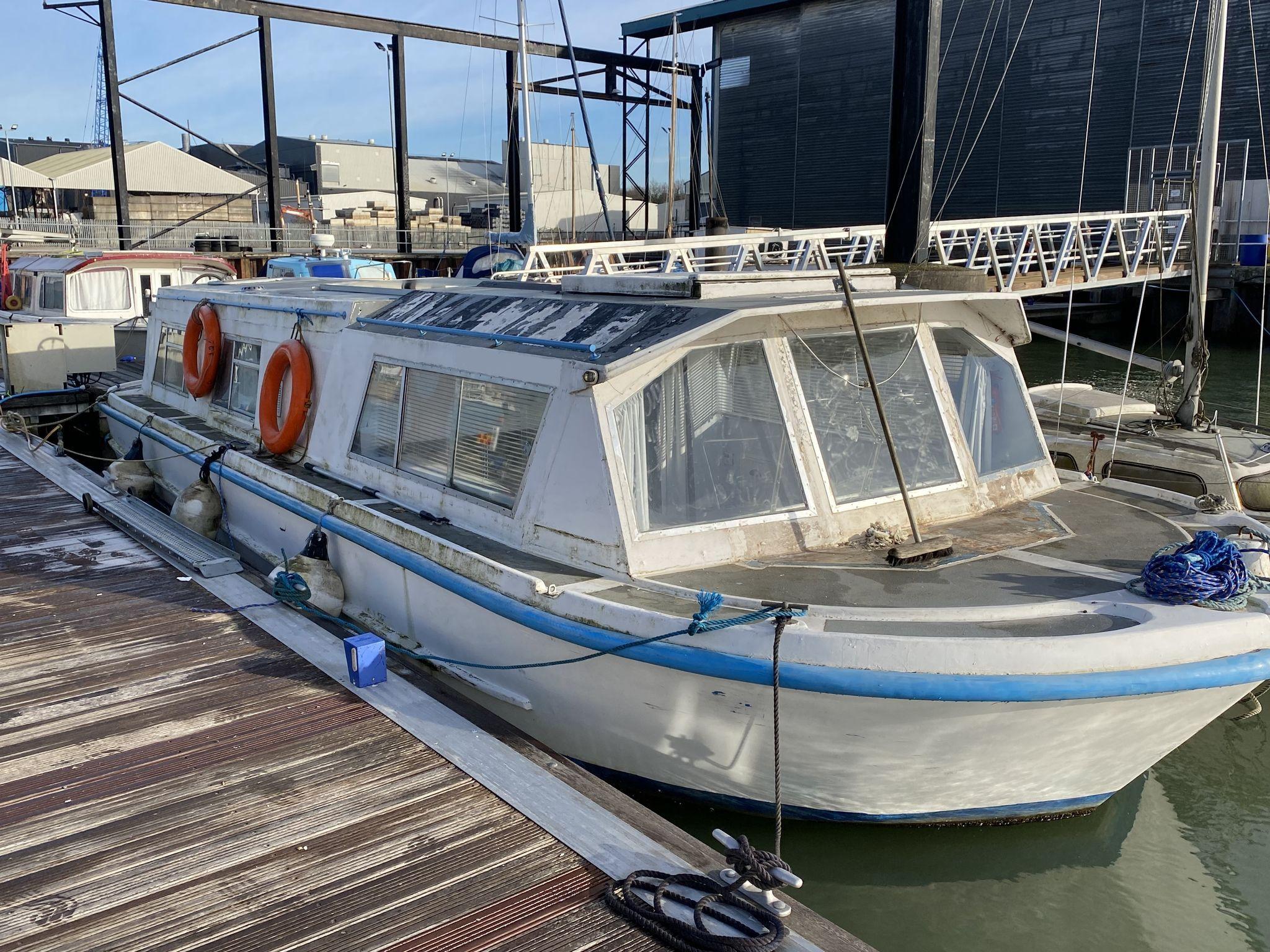 1980 Broads Cruiser Type Hausboote Kaufen - YachtWorld