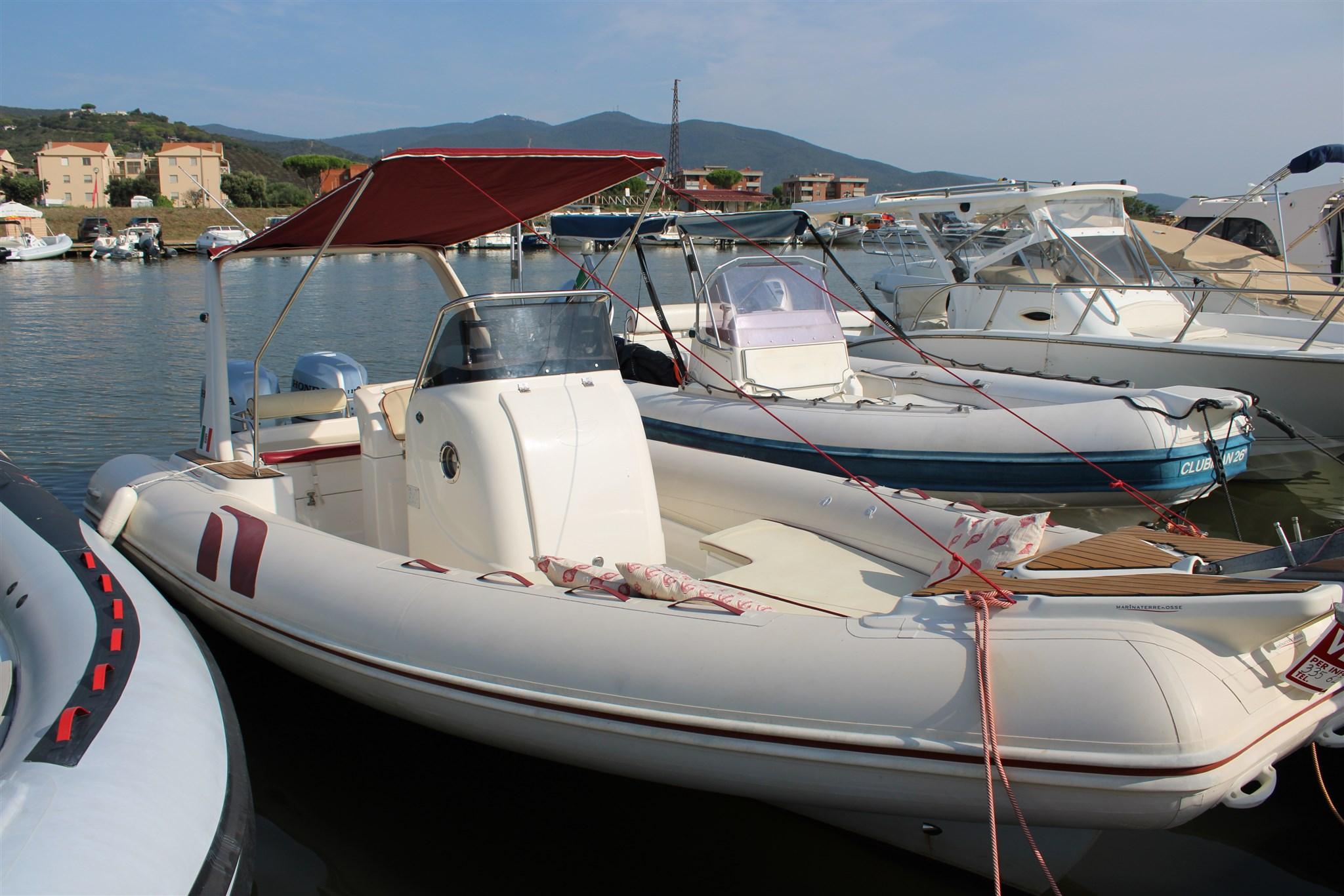 Used 2014 Custom Colbac SHARK 720 | TopBoats