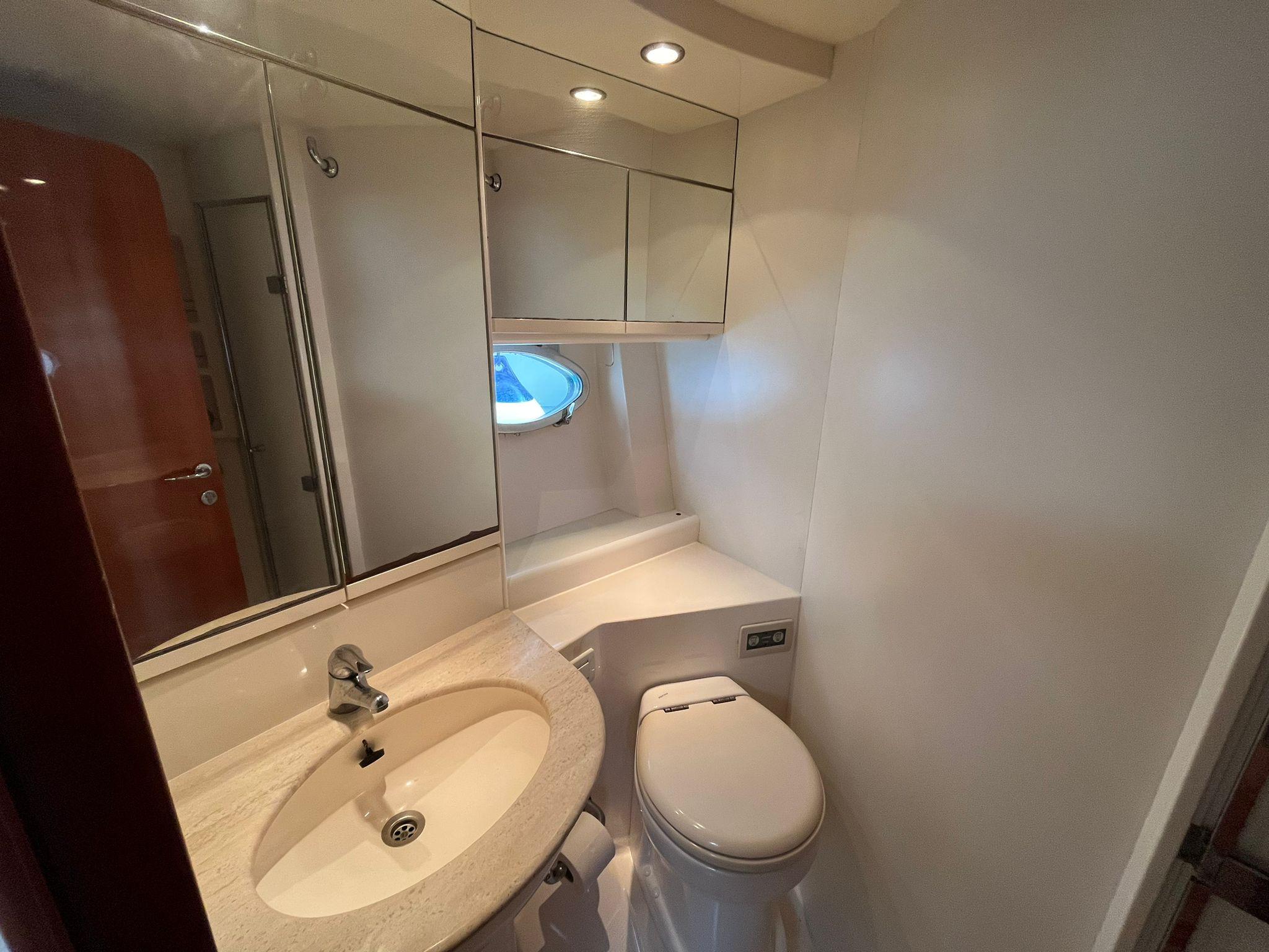 2004 Pershing 43 Motor Yachts for sale - YachtWorld