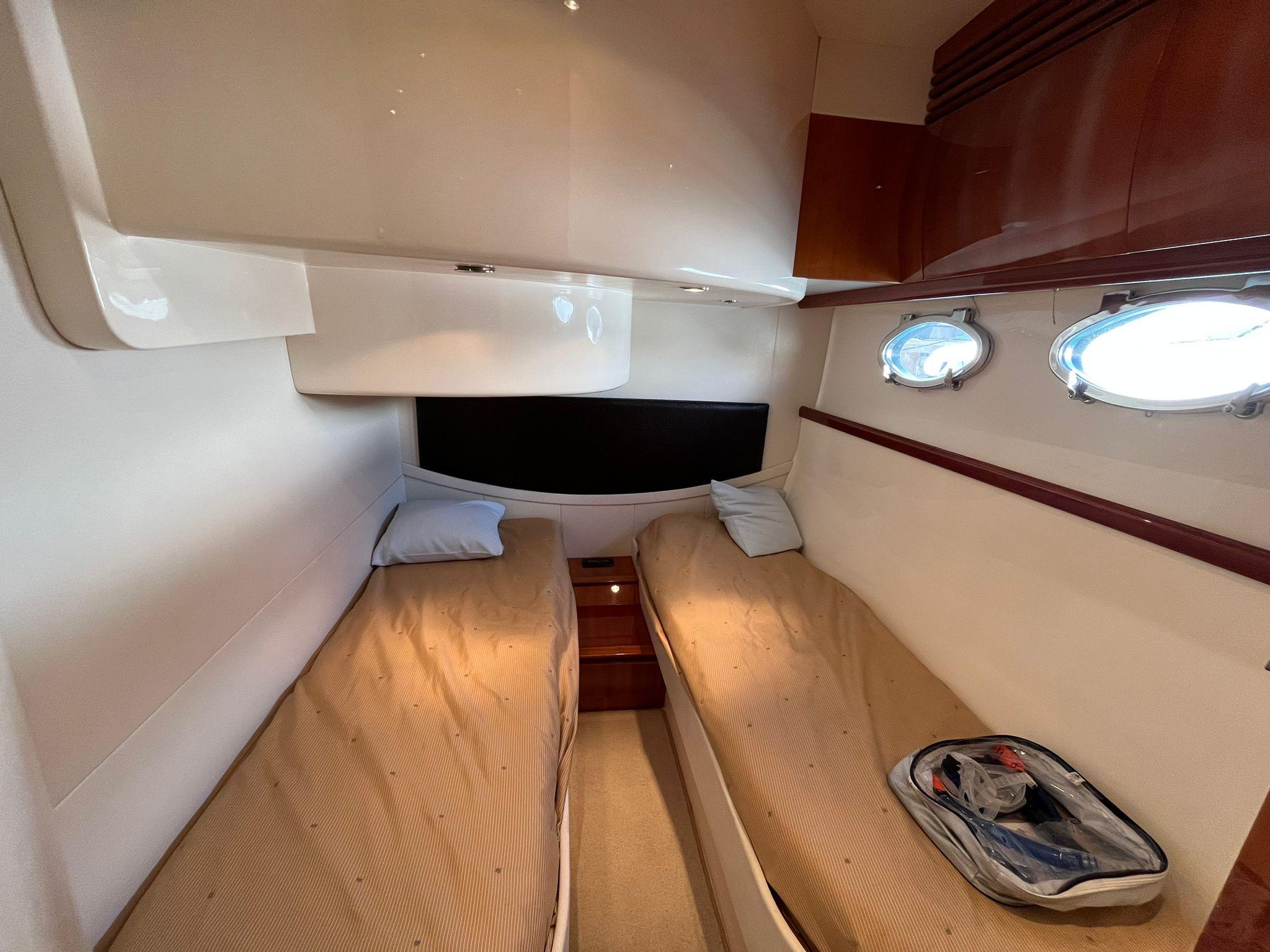 2004 Pershing 43 Motor Yachts for sale - YachtWorld