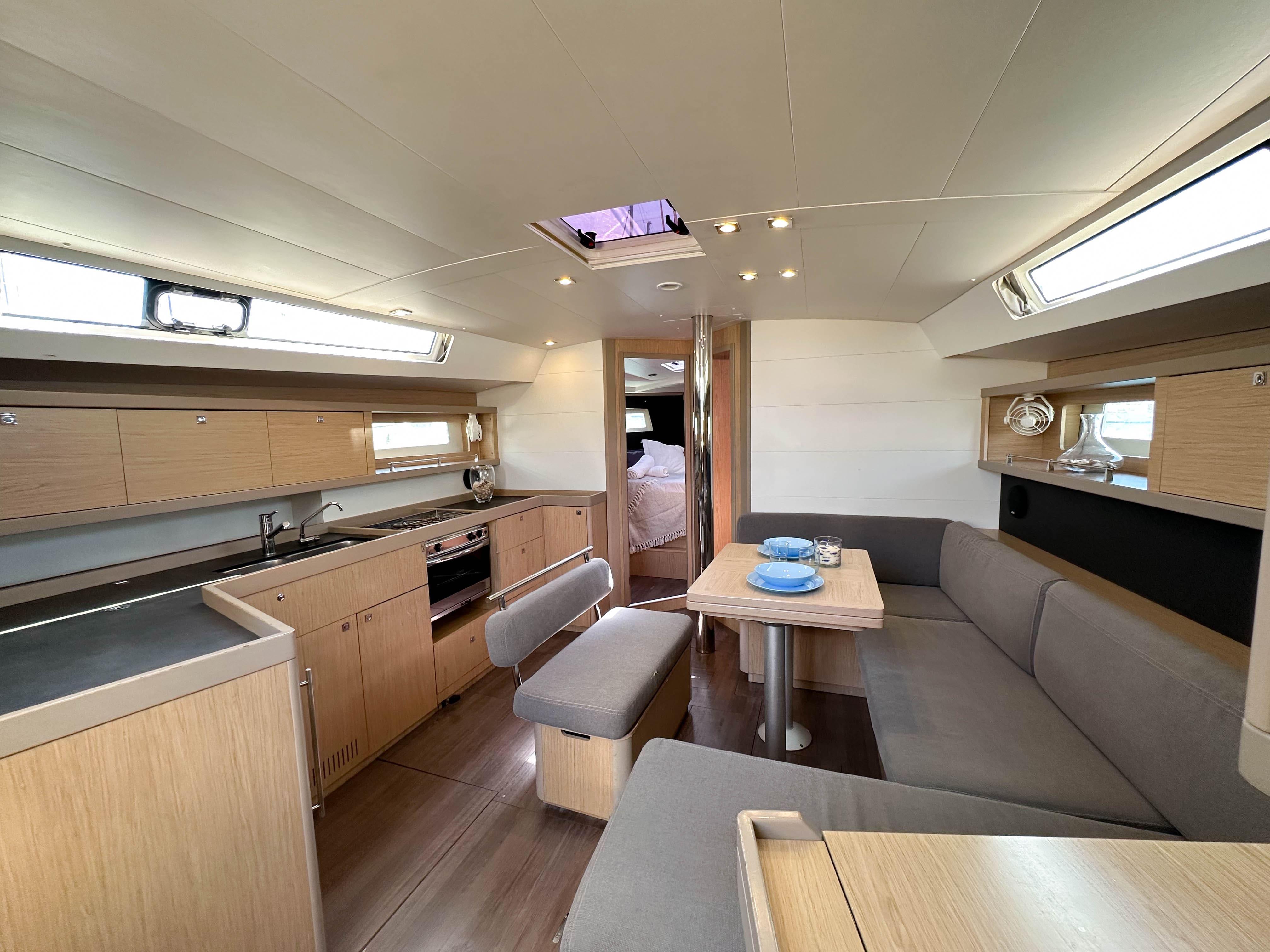 2019 Beneteau Oceanis 45 Racer/Cruiser for sale - YachtWorld