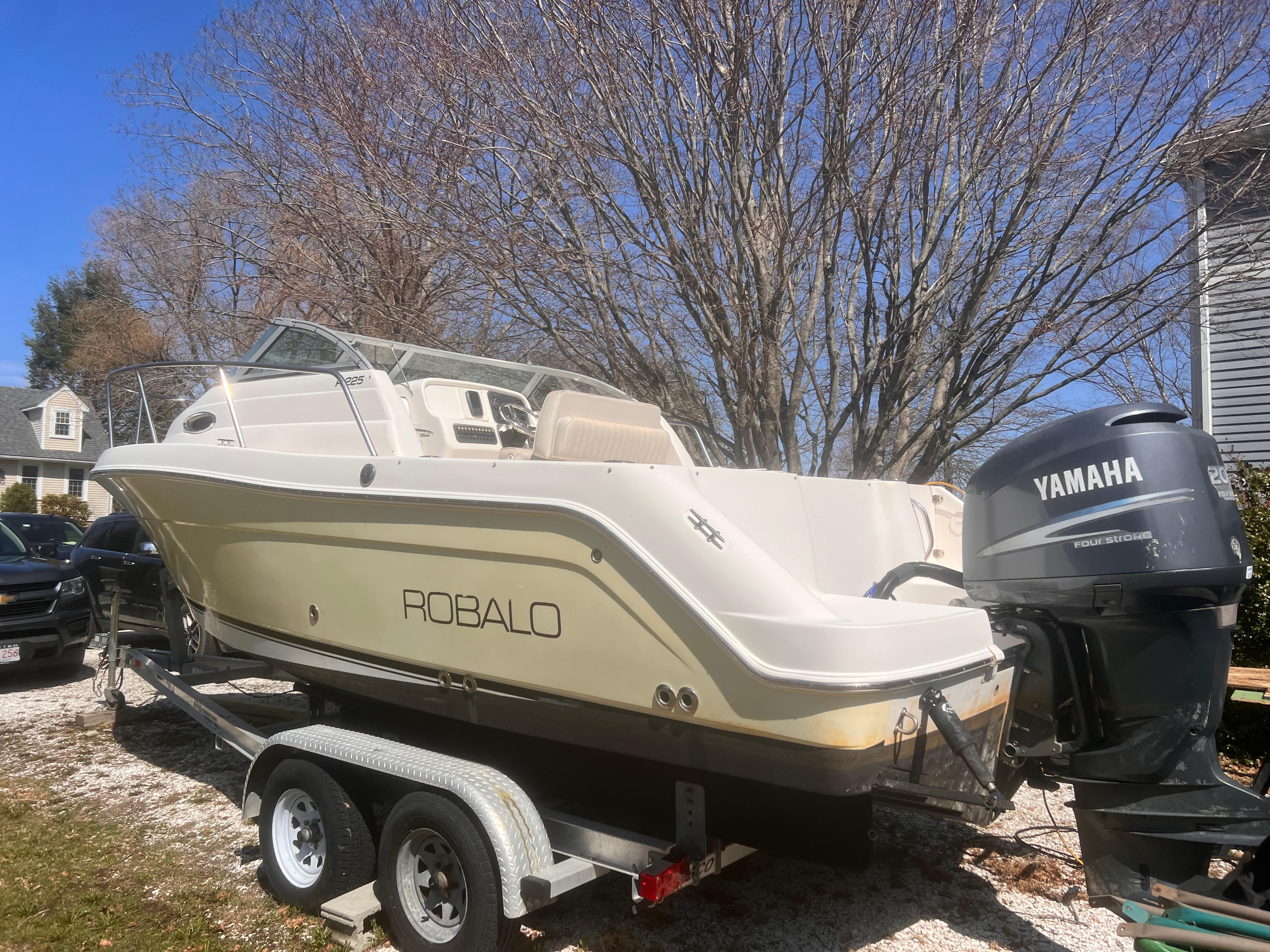 2004 Robalo R225 Walkaround Saltwater Fishing for sale - YachtWorld