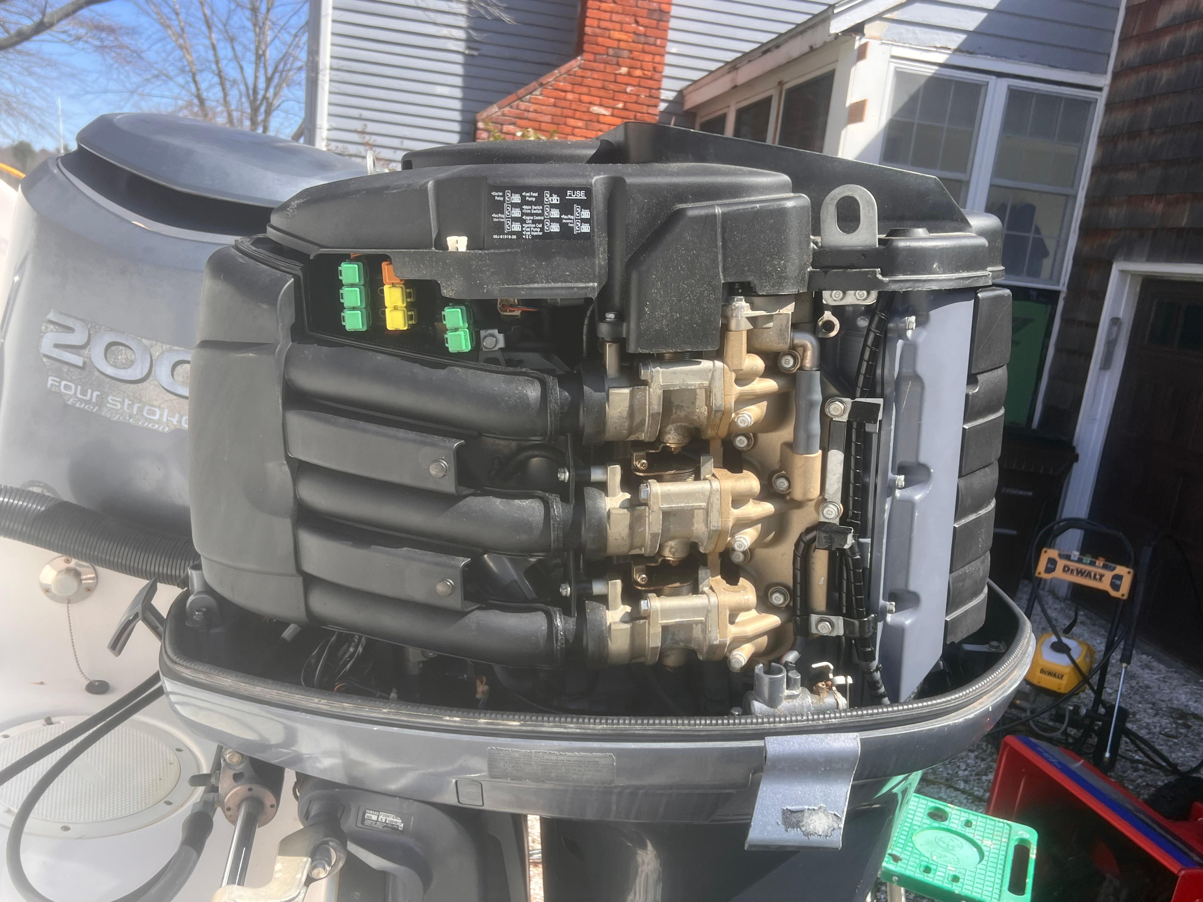 2004 Robalo R225 Walkaround Saltwater Fishing for sale - YachtWorld