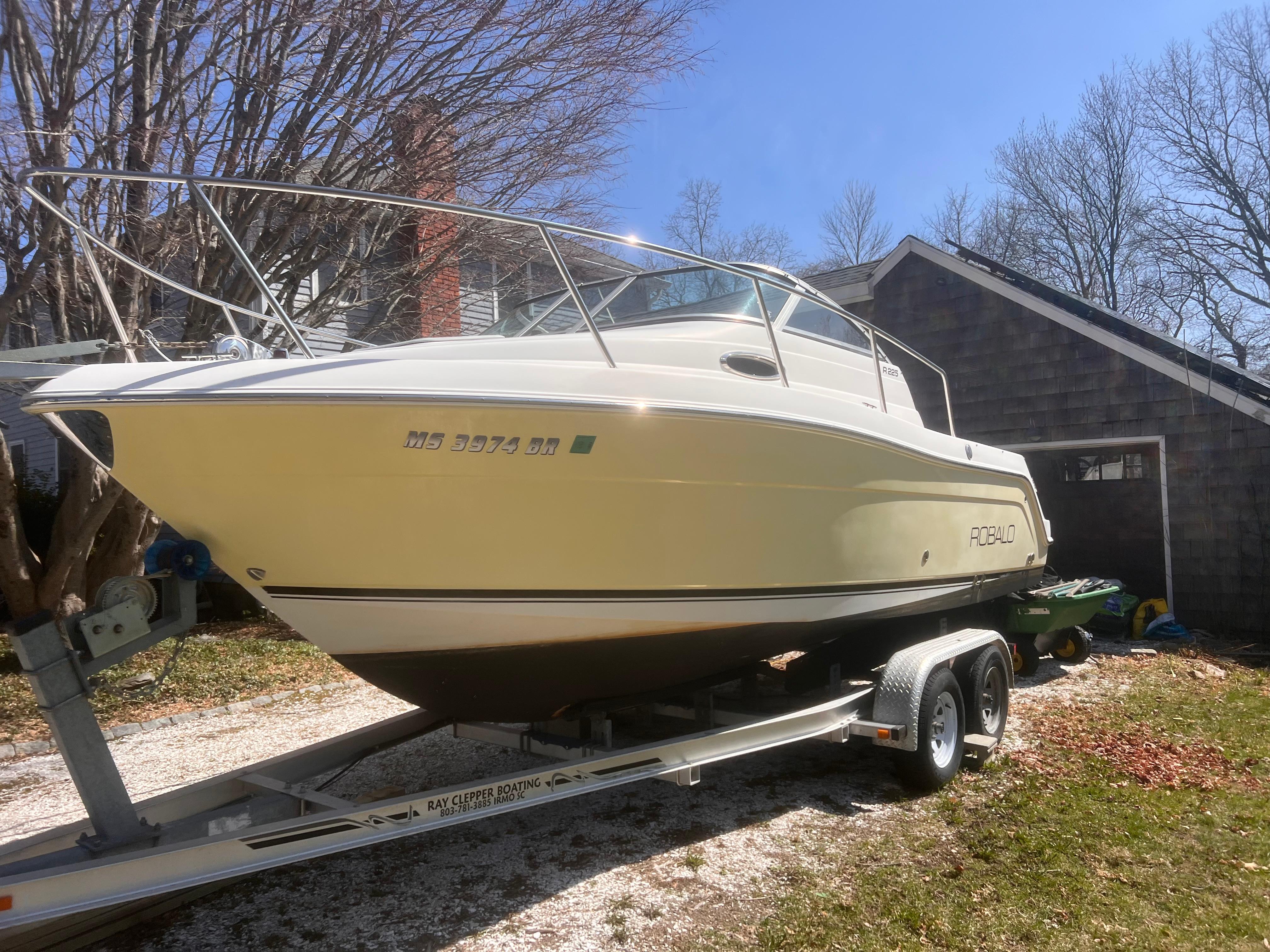 2004 Robalo R225 Walkaround Saltwater Fishing for sale - YachtWorld