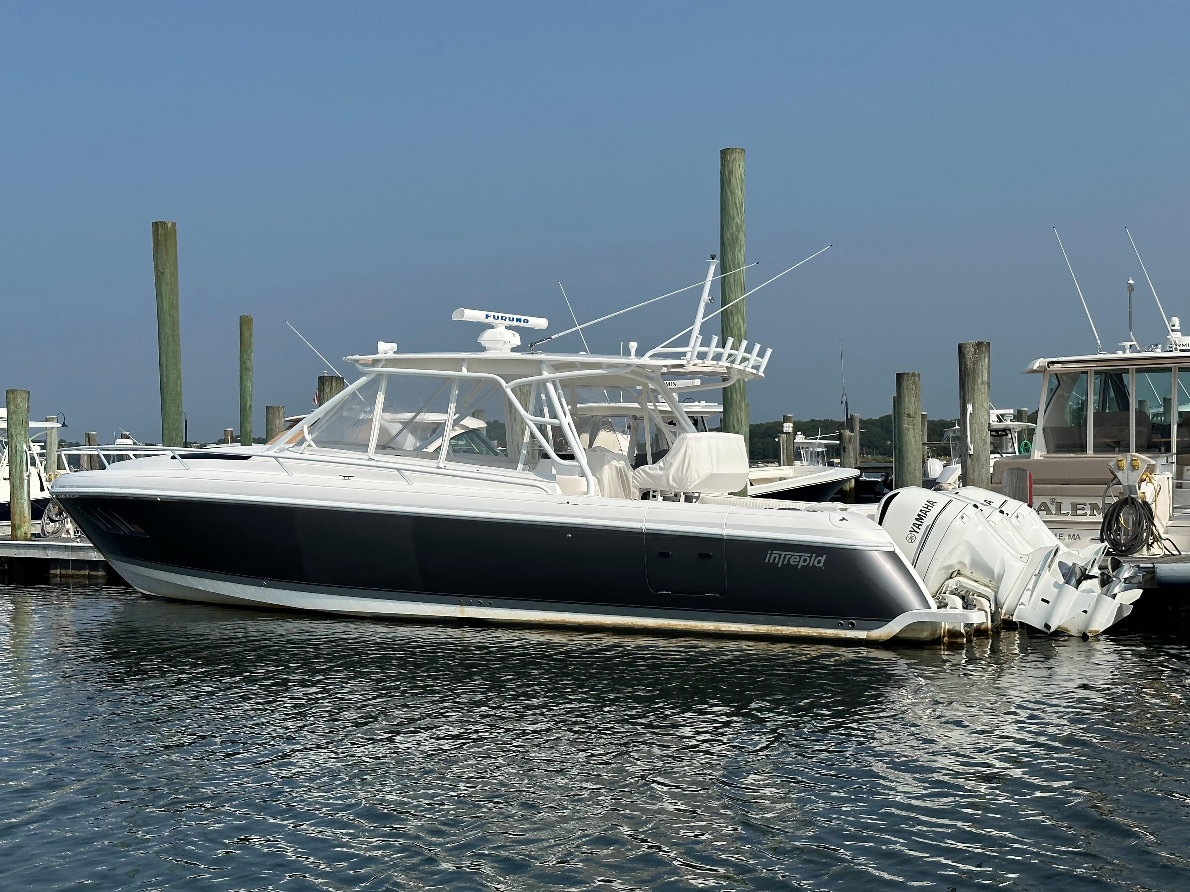 2014 Intrepid 400 Cuddy Cuddy Cabin for sale - YachtWorld