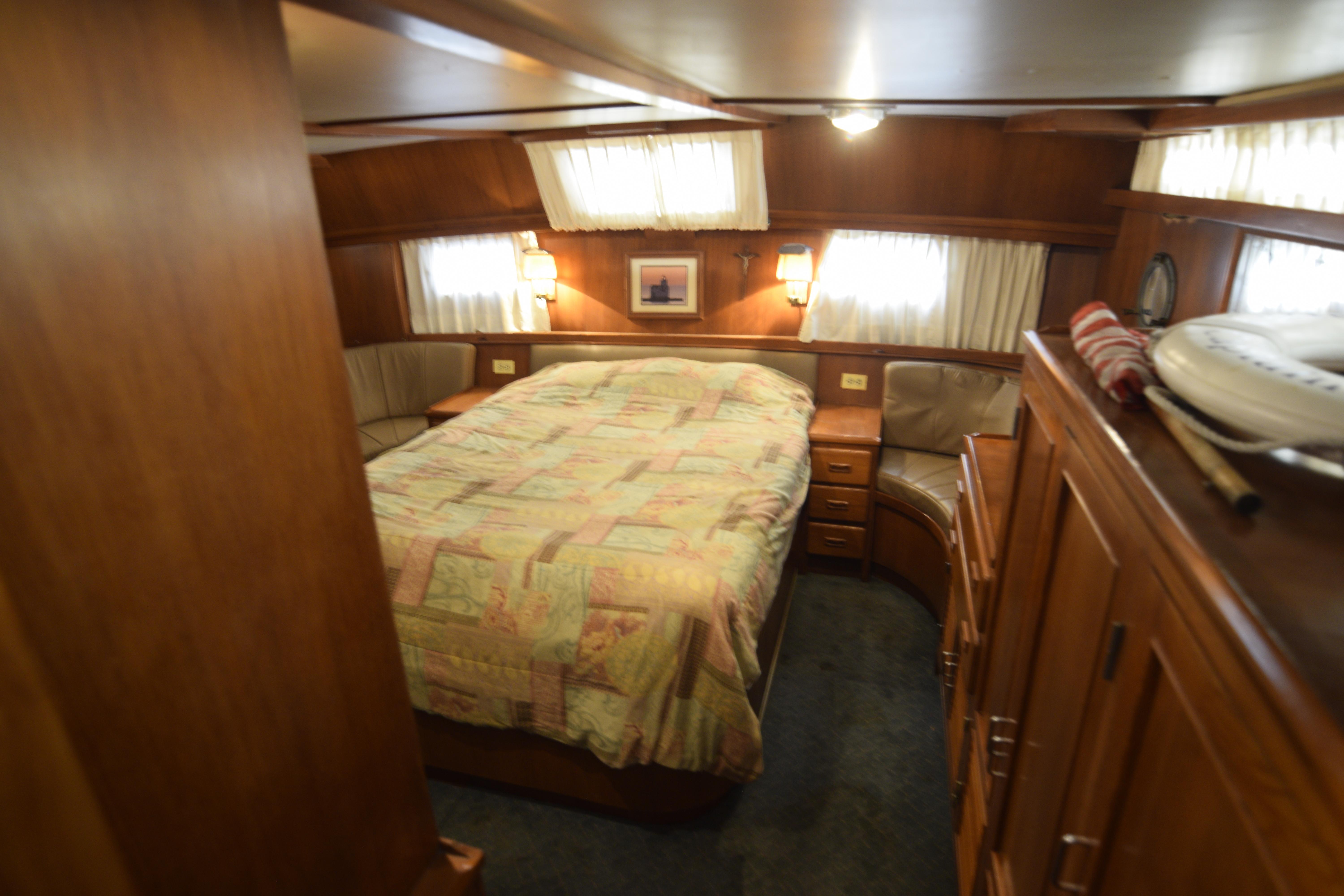 1987 Jefferson Sundeck Motor Yachts for sale - YachtWorld