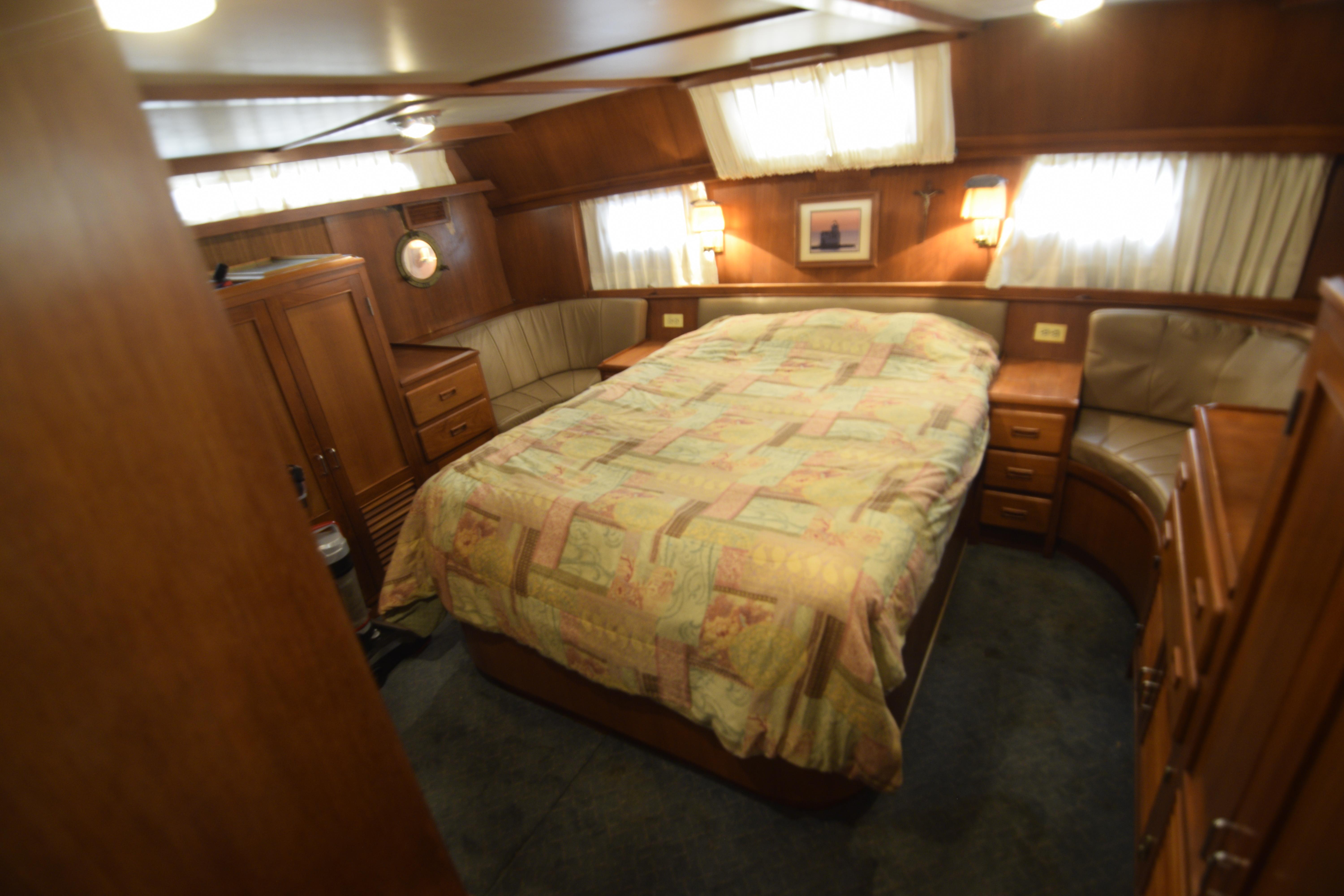 1987 Jefferson Sundeck Motor Yachts for sale - YachtWorld