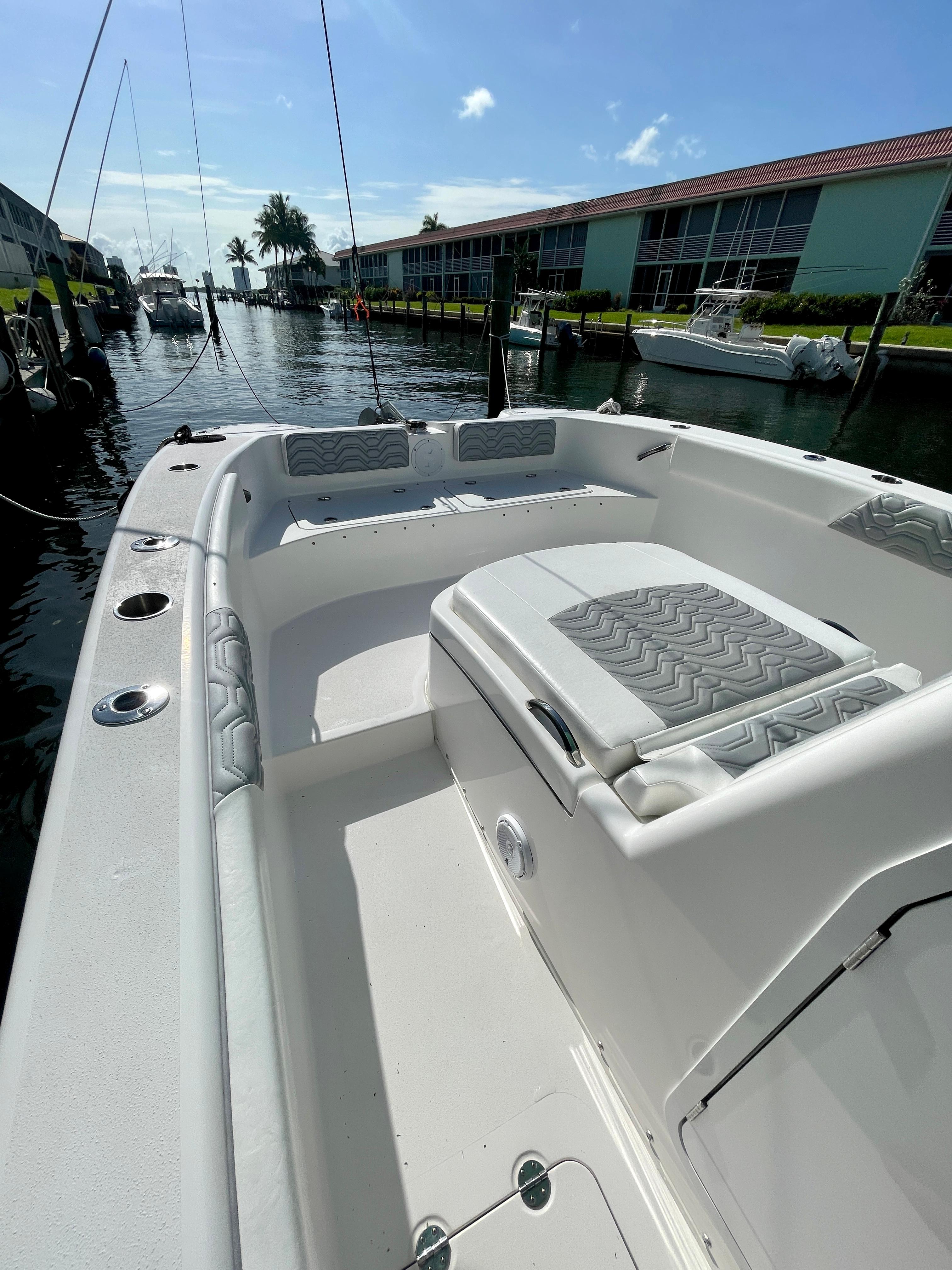 2022 Twin Vee 280CC GFX Centre Console for sale - YachtWorld