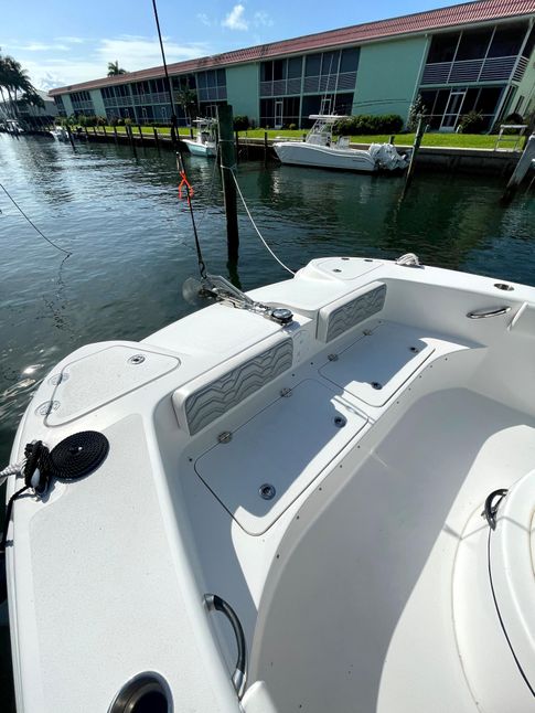 2022 Twin Vee 280CC GFX Center Console for sale - YachtWorld