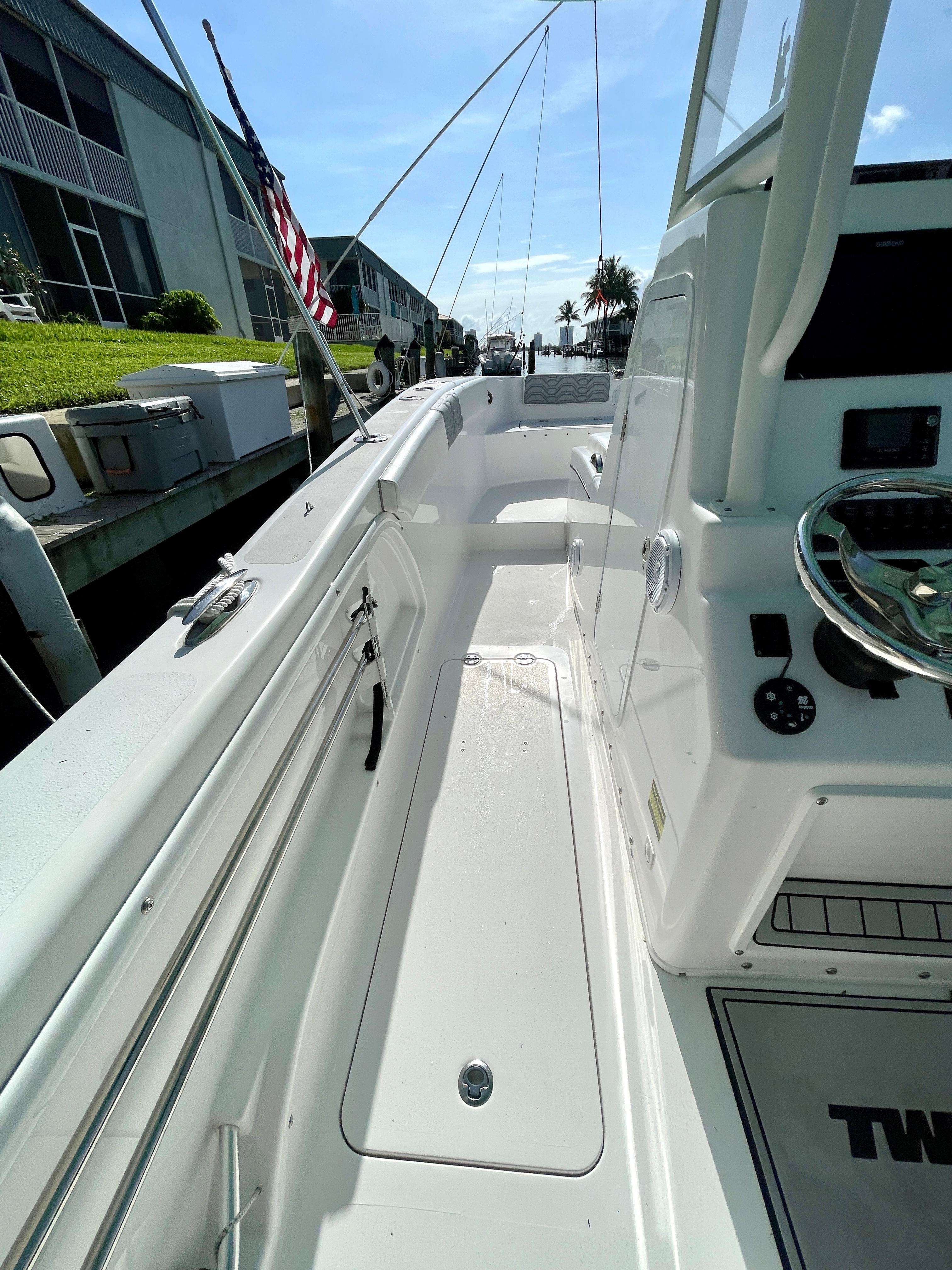 2022 Twin Vee 280CC GFX Centre Console for sale - YachtWorld