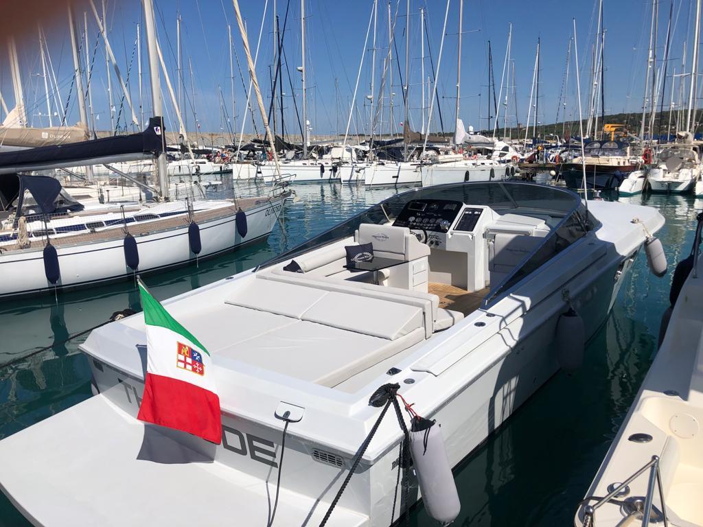 1990 Magnum 40 Express Cruiser for sale - YachtWorld