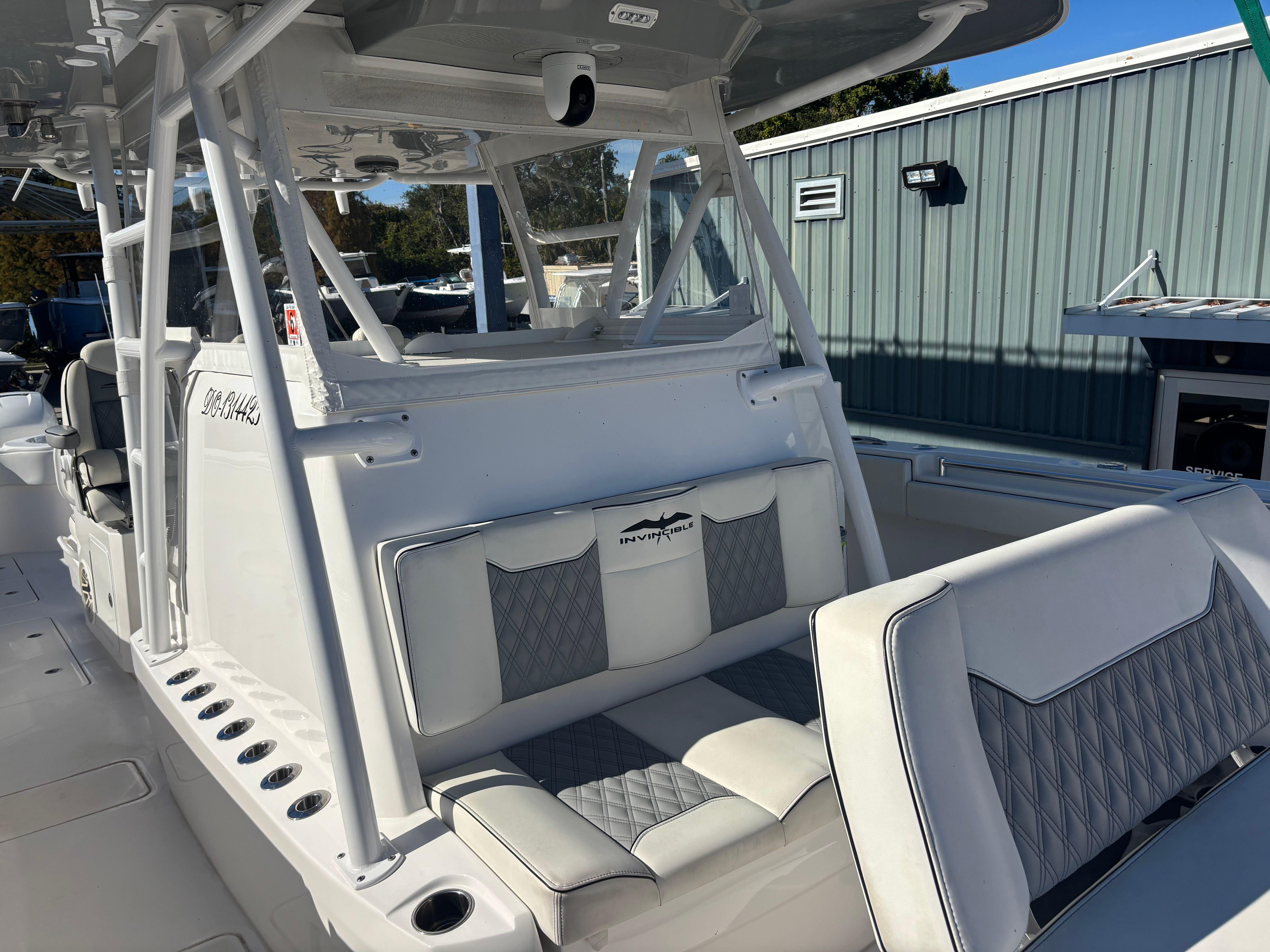 2021 Invincible 40 Catamaran Center Console for sale - YachtWorld