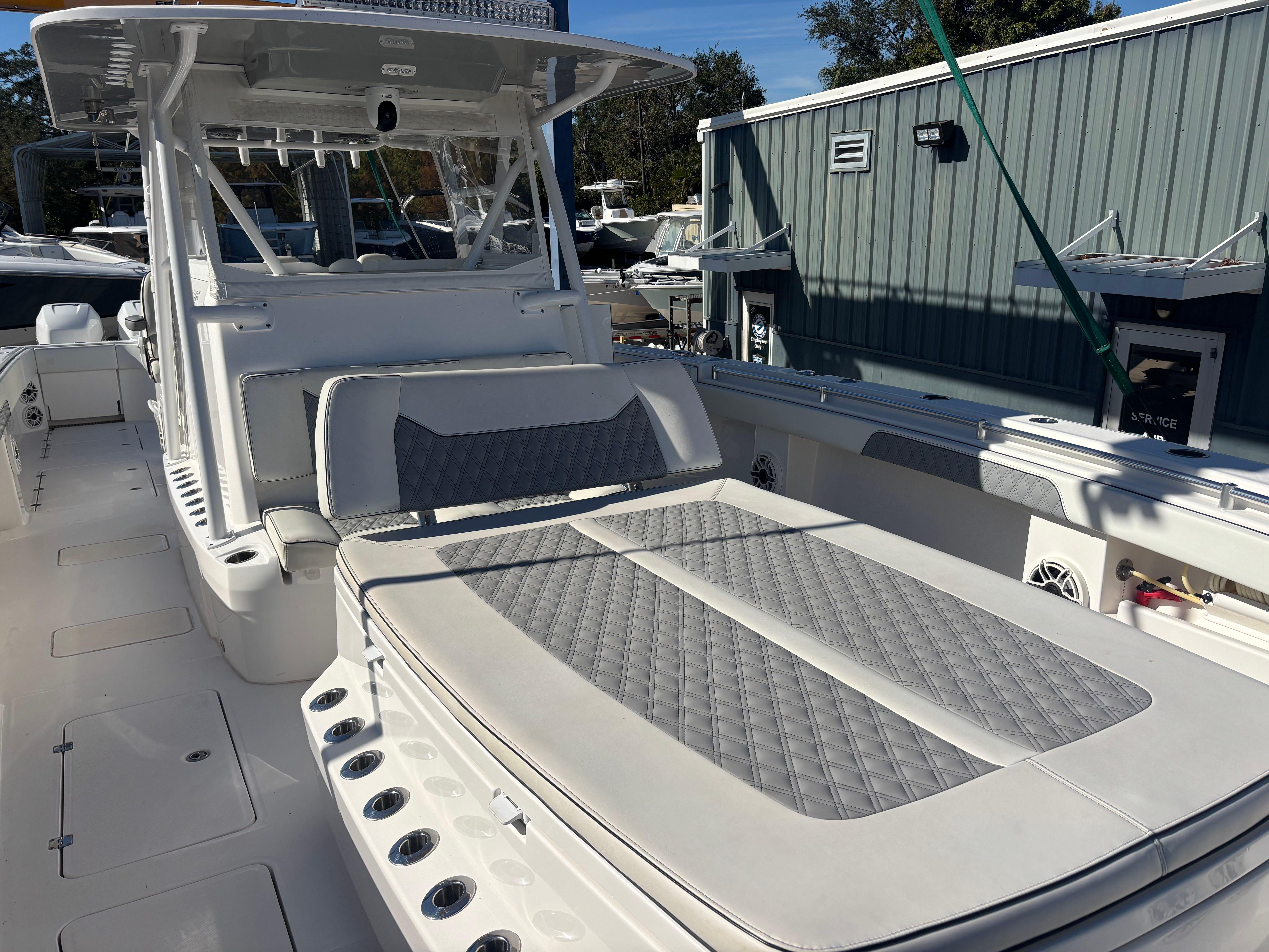 2021 Invincible 40 Catamaran Center Console for sale - YachtWorld