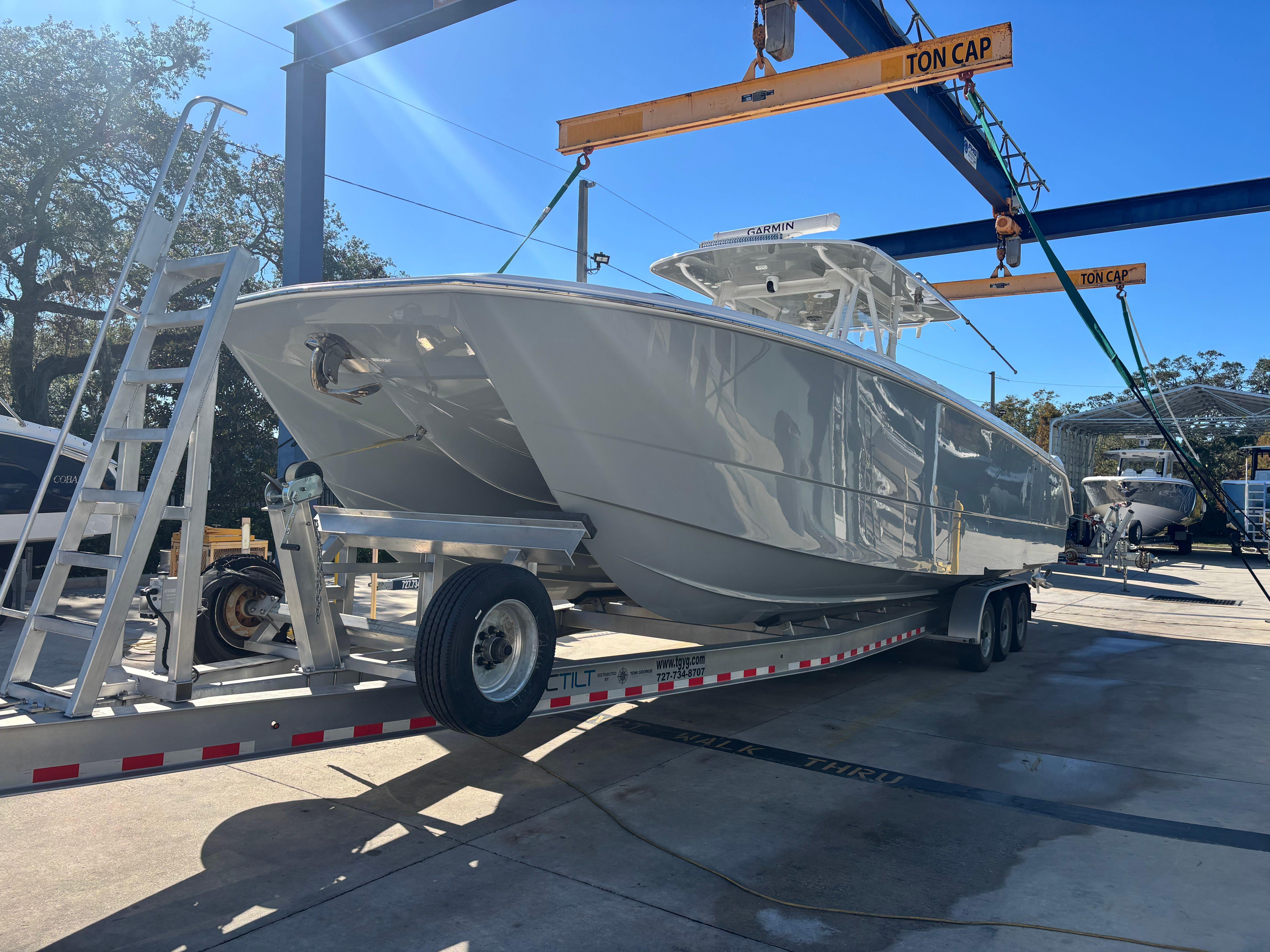 2021 Invincible 40 Catamaran Center Console for sale - YachtWorld