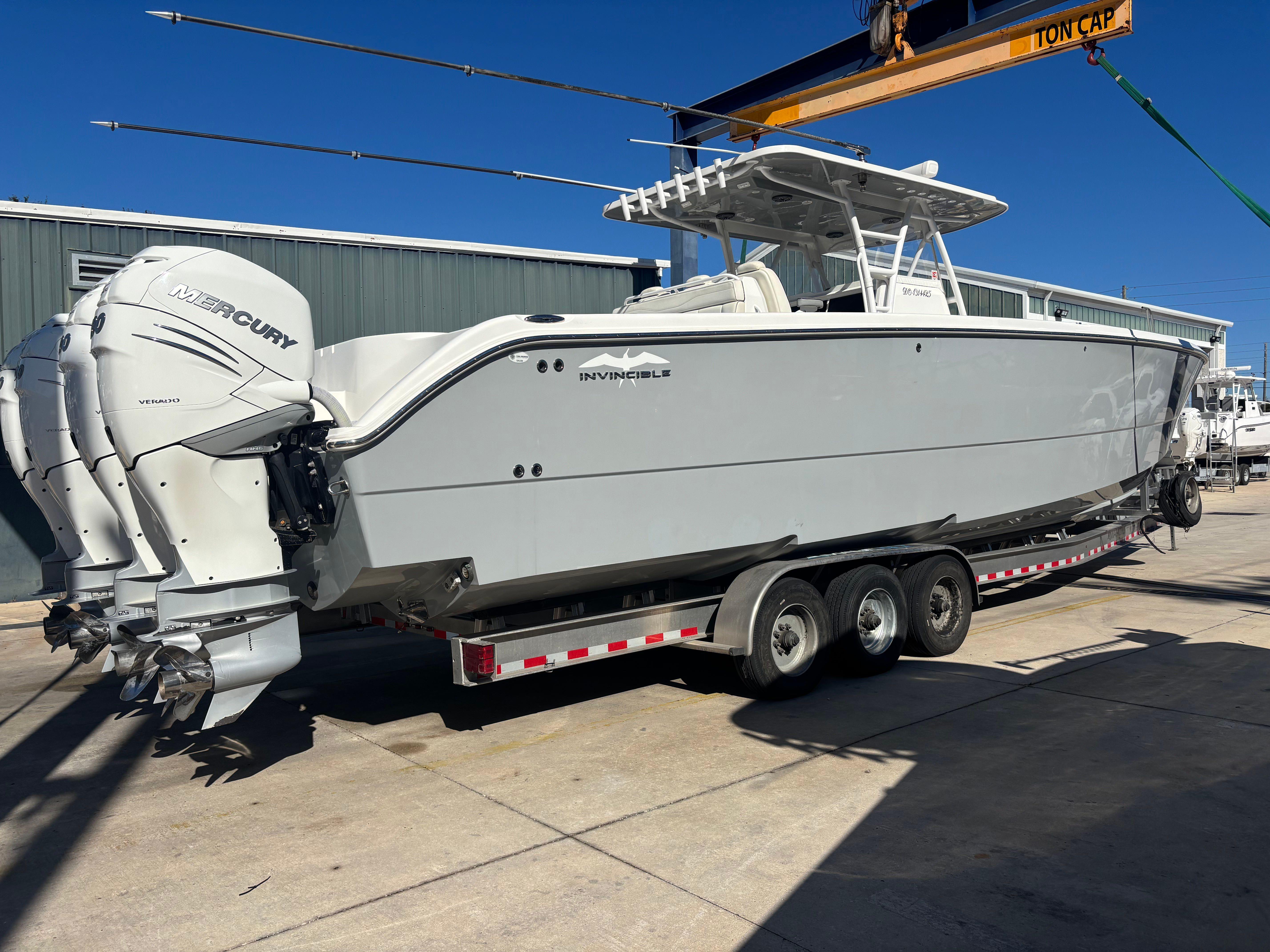 2021 Invincible 40 Catamaran Center Console for sale - YachtWorld