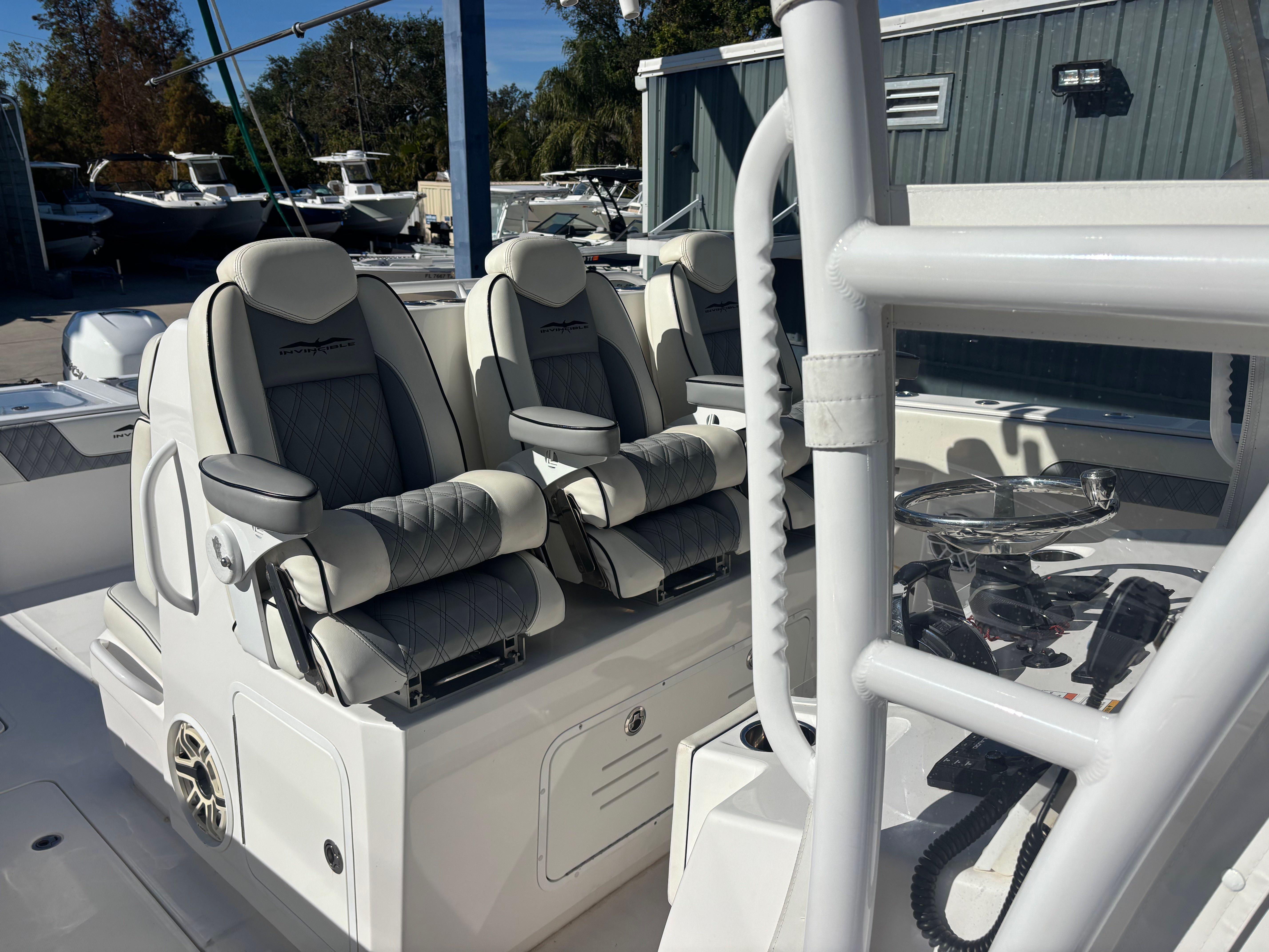 2021 Invincible 40 Catamaran Center Console for sale - YachtWorld