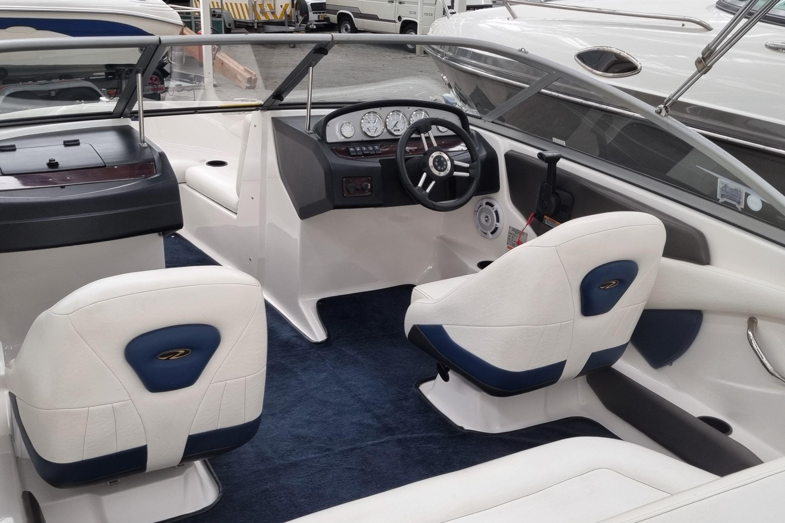 Regal 1900 Bowrider | 2009 | 6m | Boatshop24