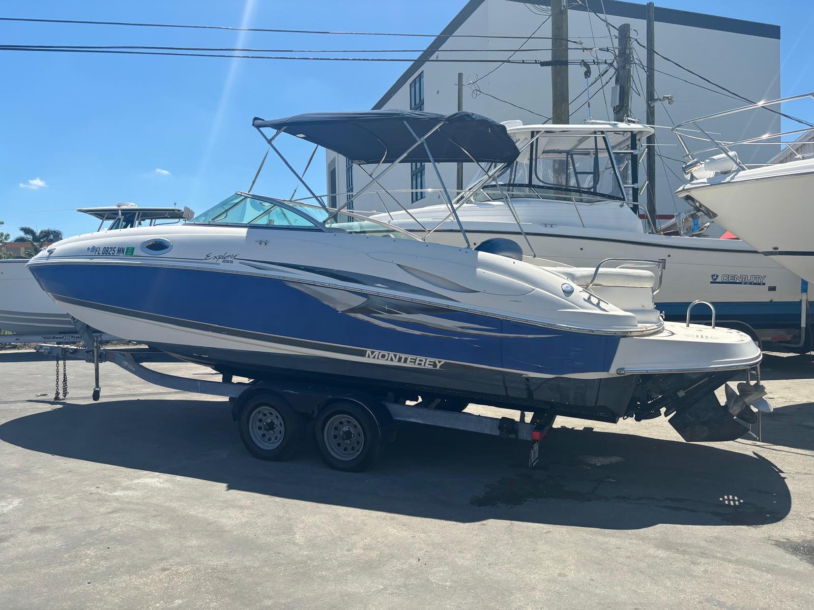 2004 Monterey 253 Explorer Sport Lanchas pequeñas en venta - YachtWorld