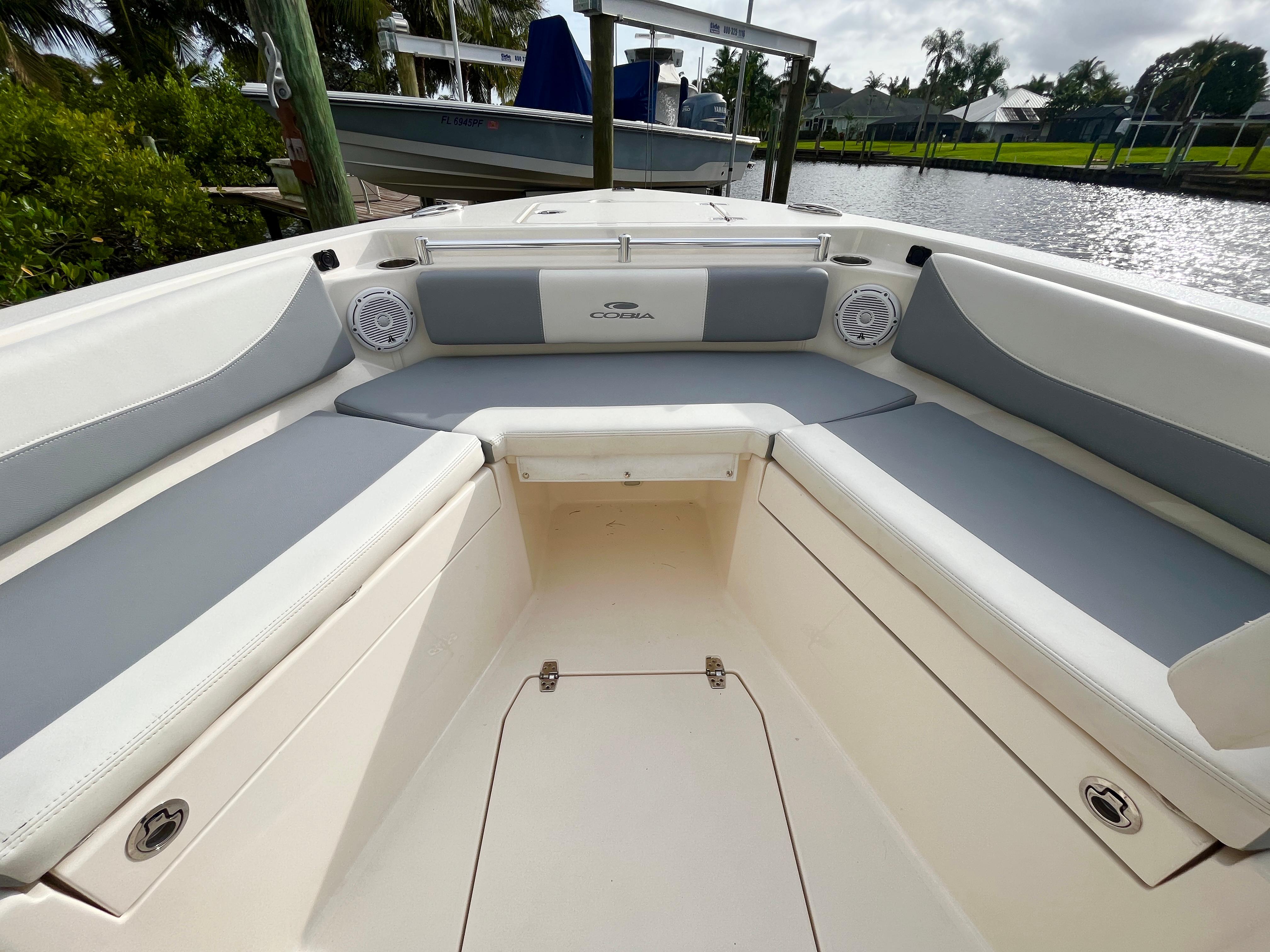 2019 Cobia 240 Center Console for sale - YachtWorld