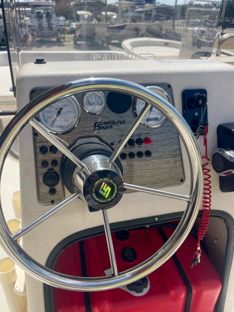 2024 Carolina Skiff E21 DLX CC Centre Console for sale - YachtWorld