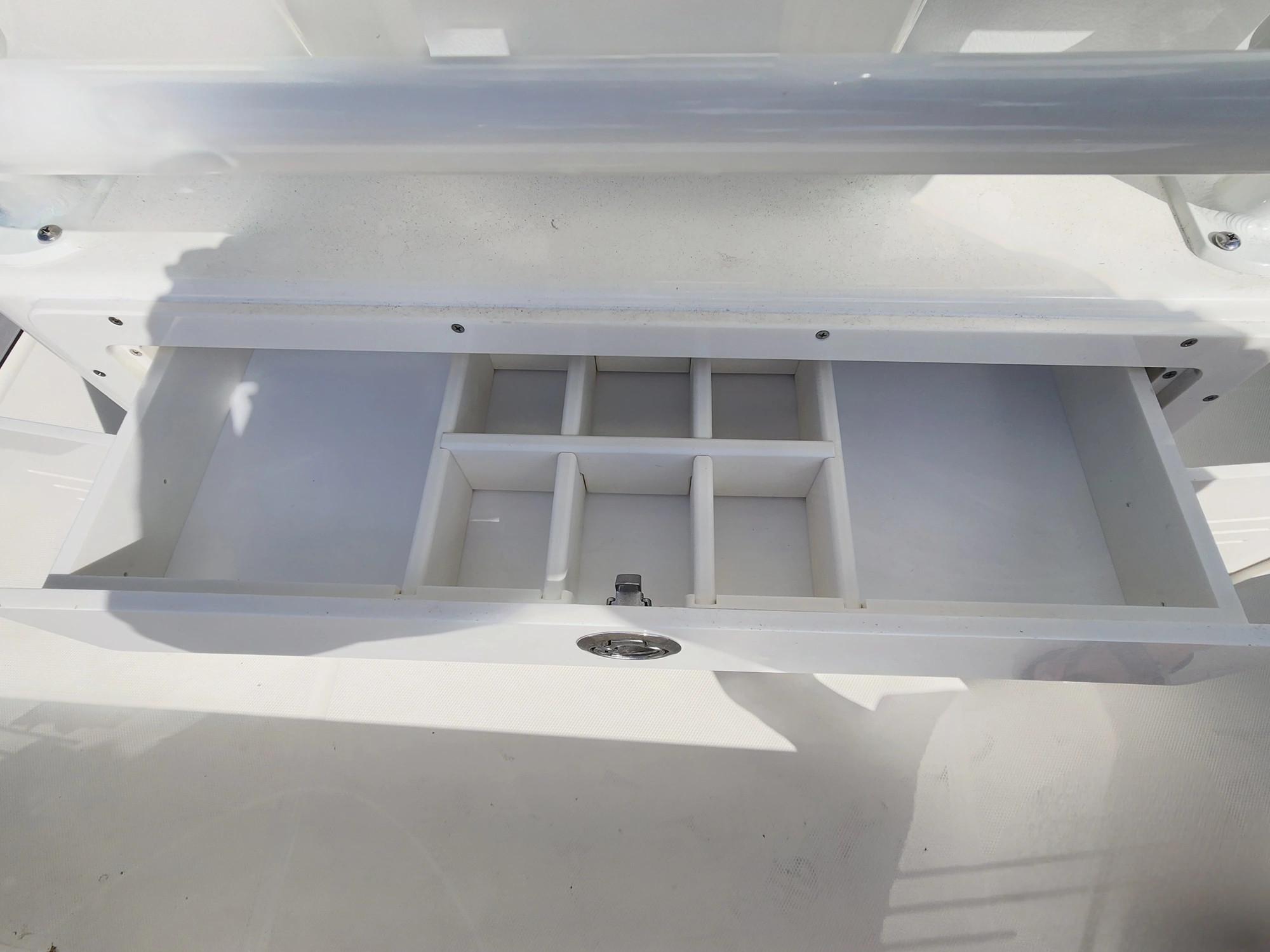 2024 Pathfinder 2400 TRS Center Console Boote Kaufen - YachtWorld