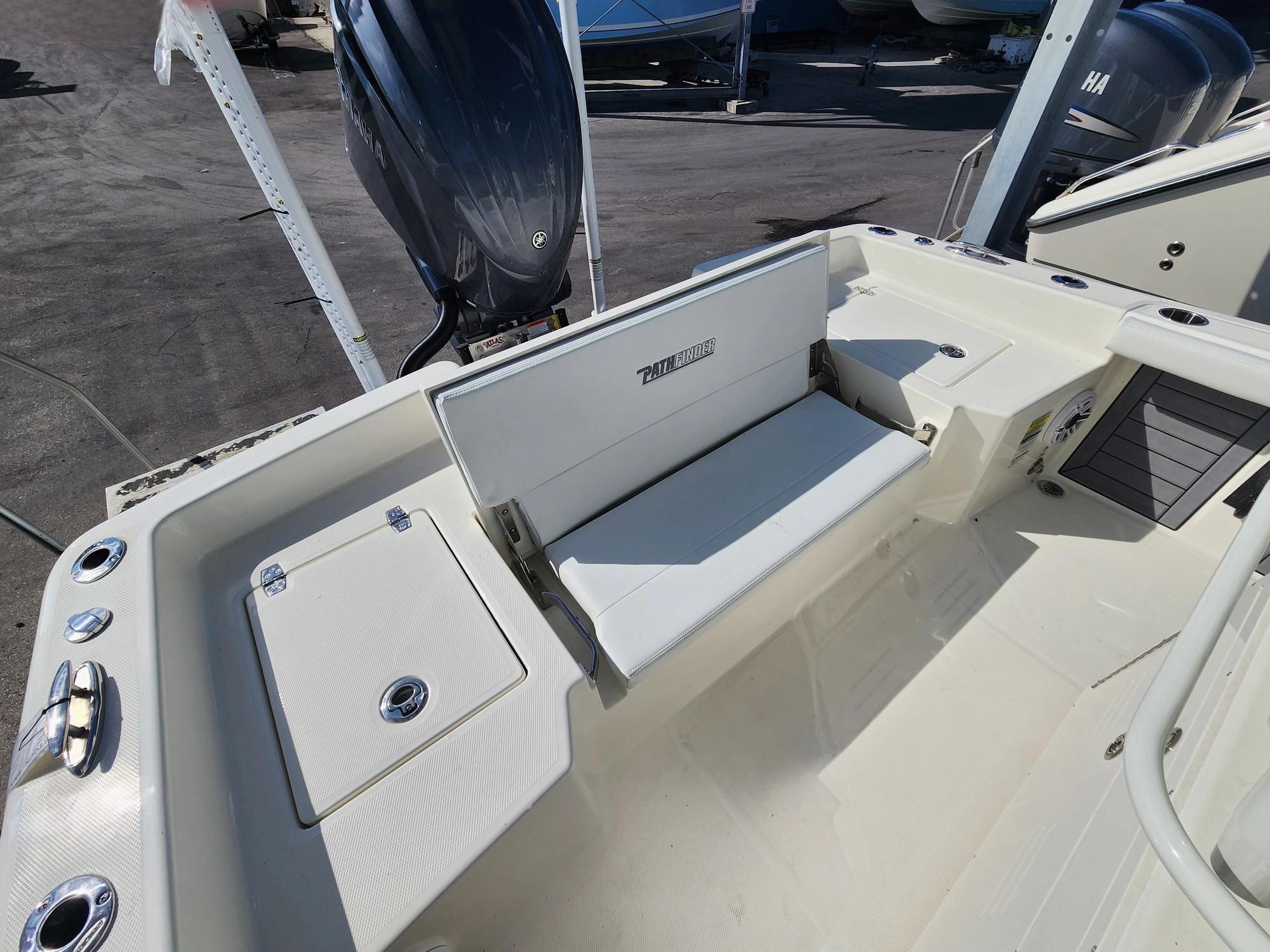 2024 Pathfinder 2400 TRS Center Console Boote Kaufen - YachtWorld