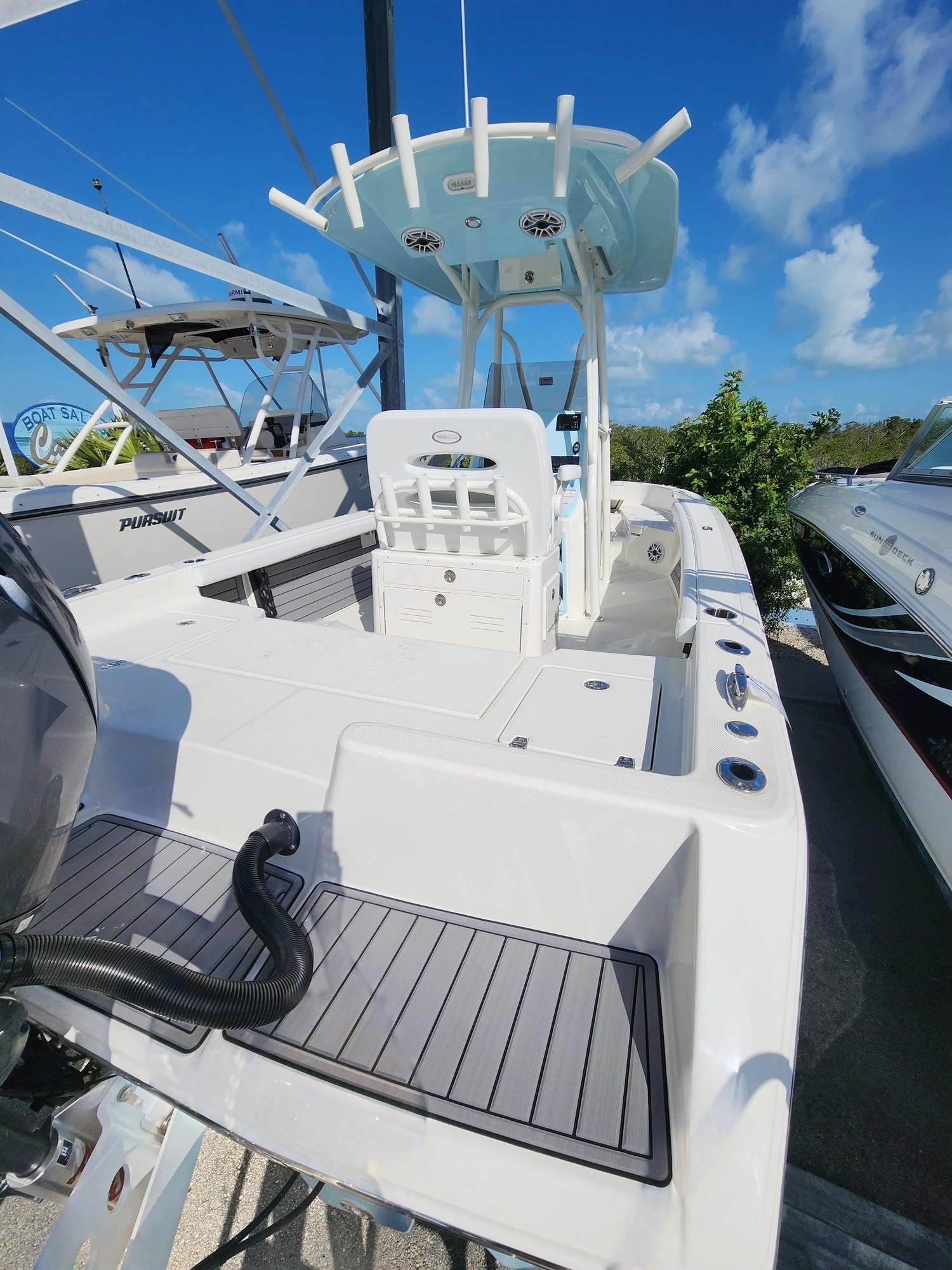 2024 Pathfinder 2400 TRS Center Console for sale - YachtWorld