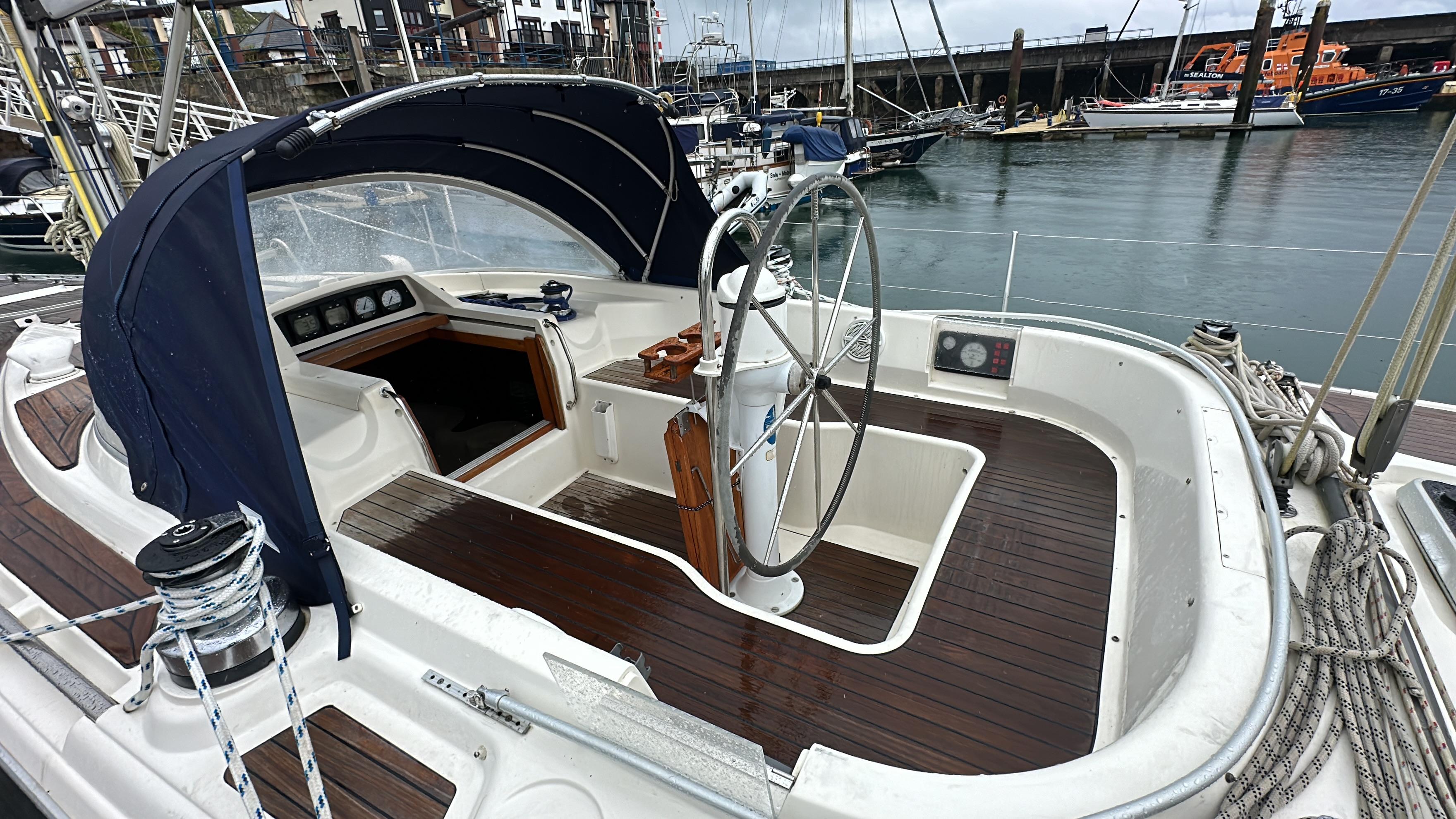 1992 Moody 44 Center Cockpit till salu- YachtWorld
