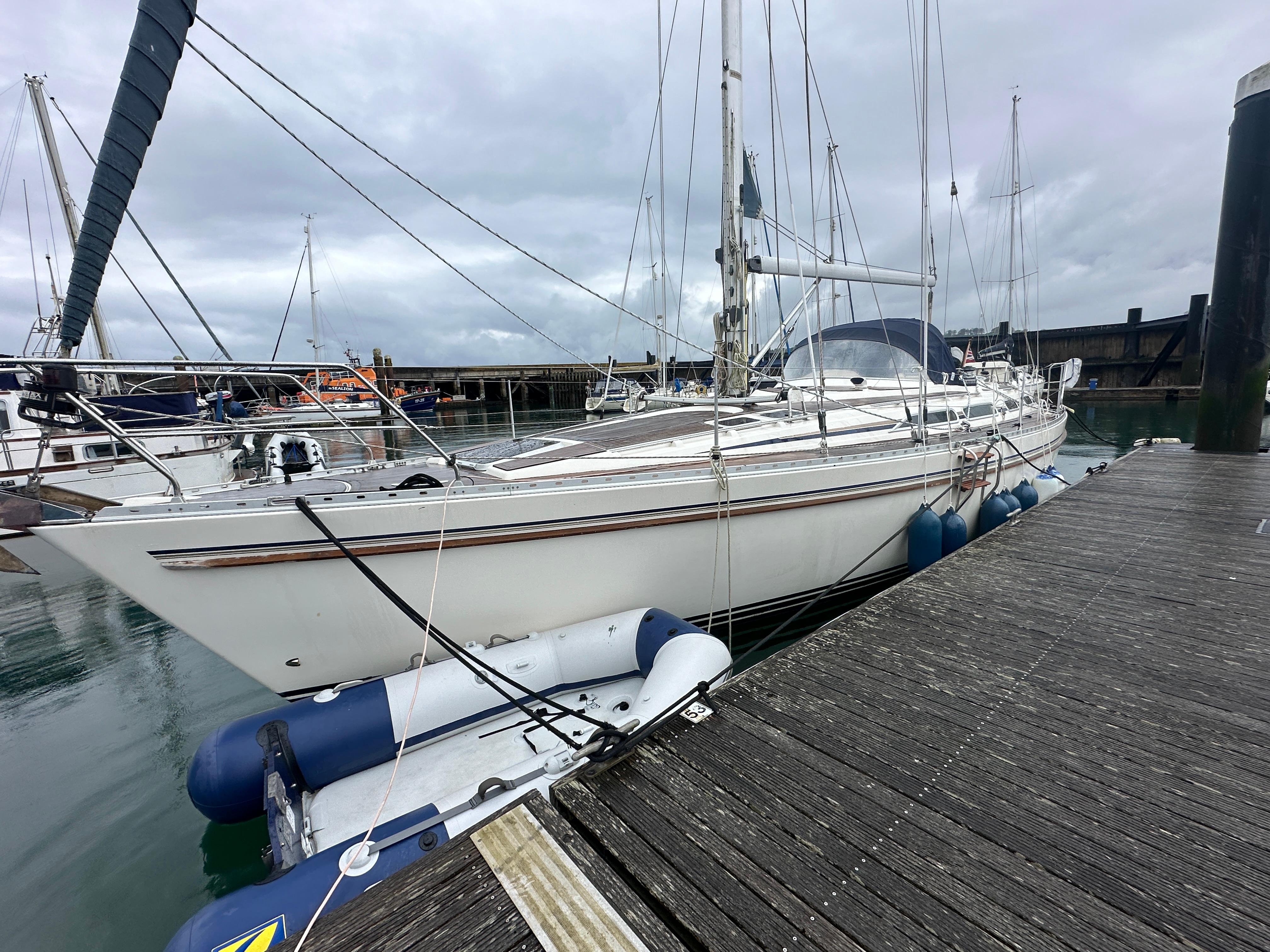 1992 Moody 44 Center Cockpit till salu- YachtWorld