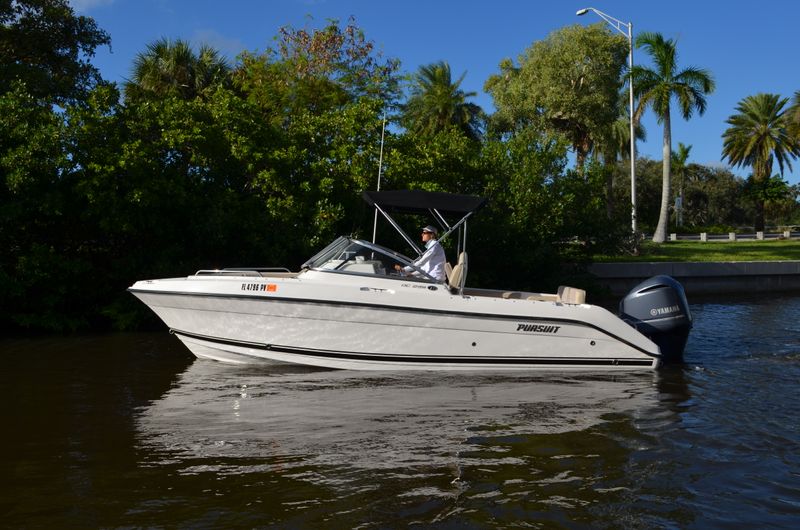 2015 Pursuit 235 Dual Console - Weber Yachts