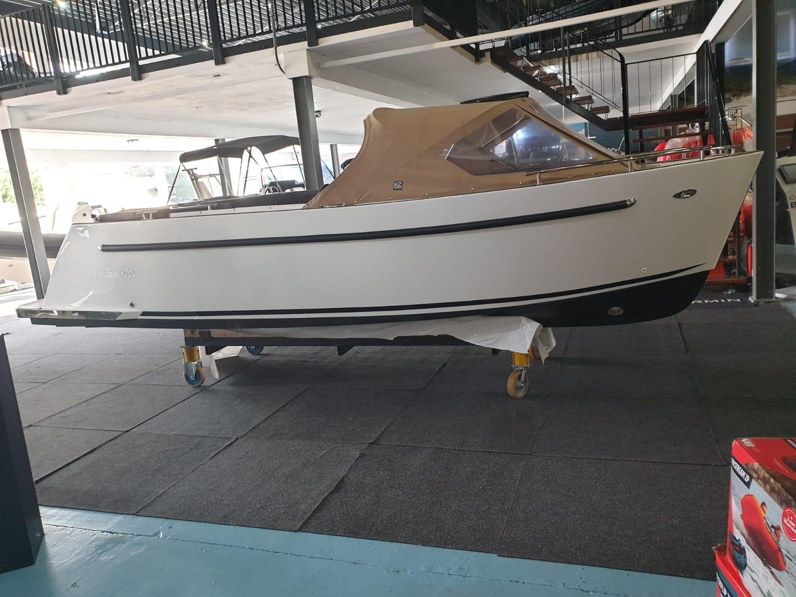 Maxima Maxima 630 tender wit met Honda 30 pk | 2022 | 20ft | Boatshop24