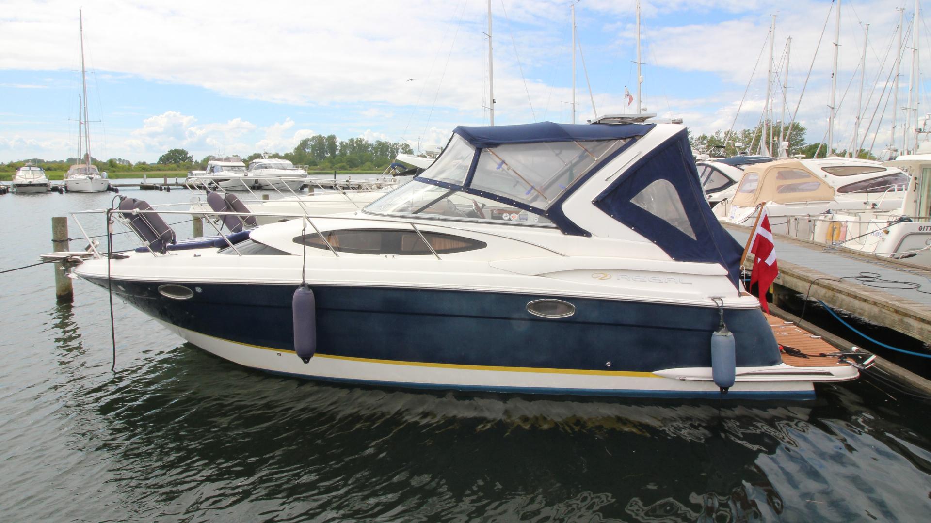 Used 2005 Regal 3060 Window Express Cruiser | YachtFocus