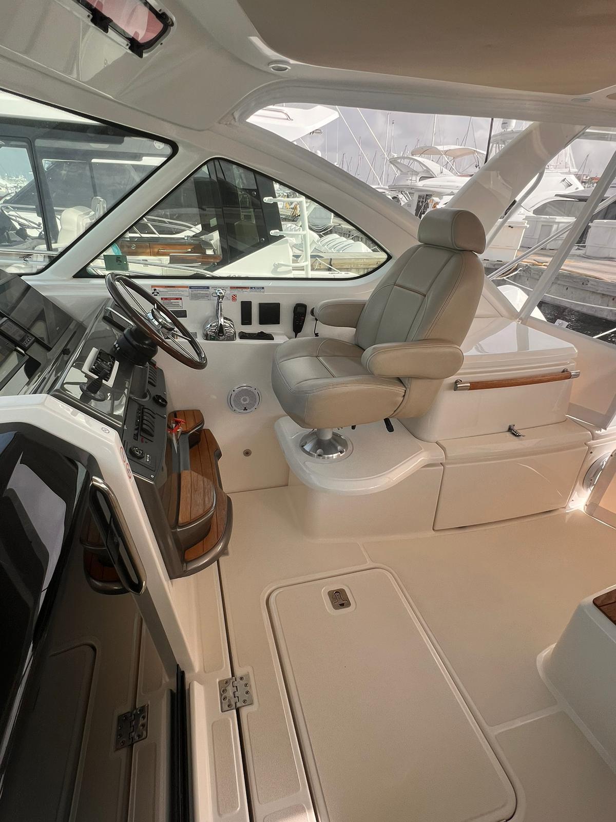 2014 Tiara Yachts 39 Coronet Convertible for sale - YachtWorld