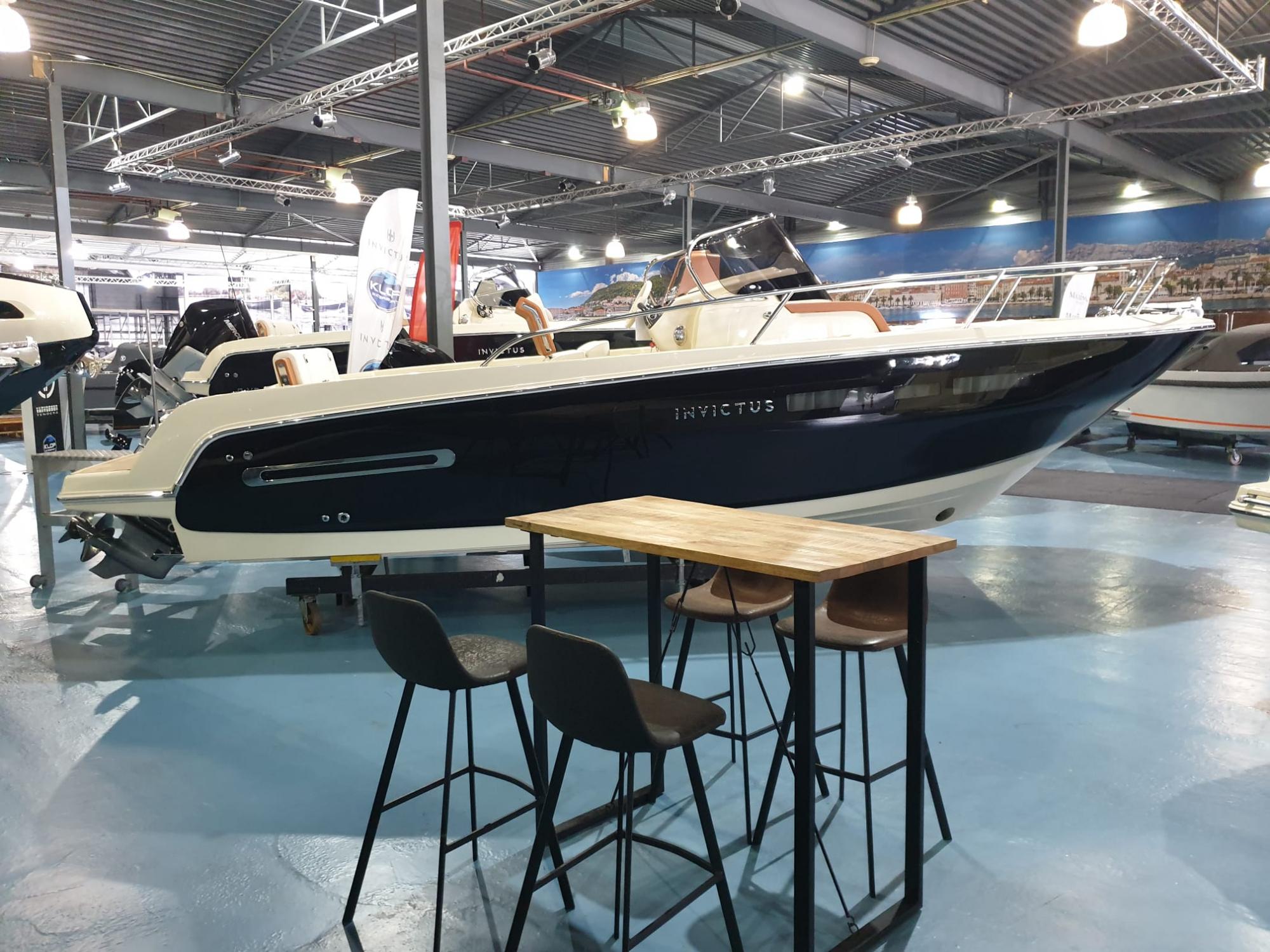 Invictus Invictus 250 CX met Volvo Penta V6 280 pk AANBIEDING! 8m 2022 ...