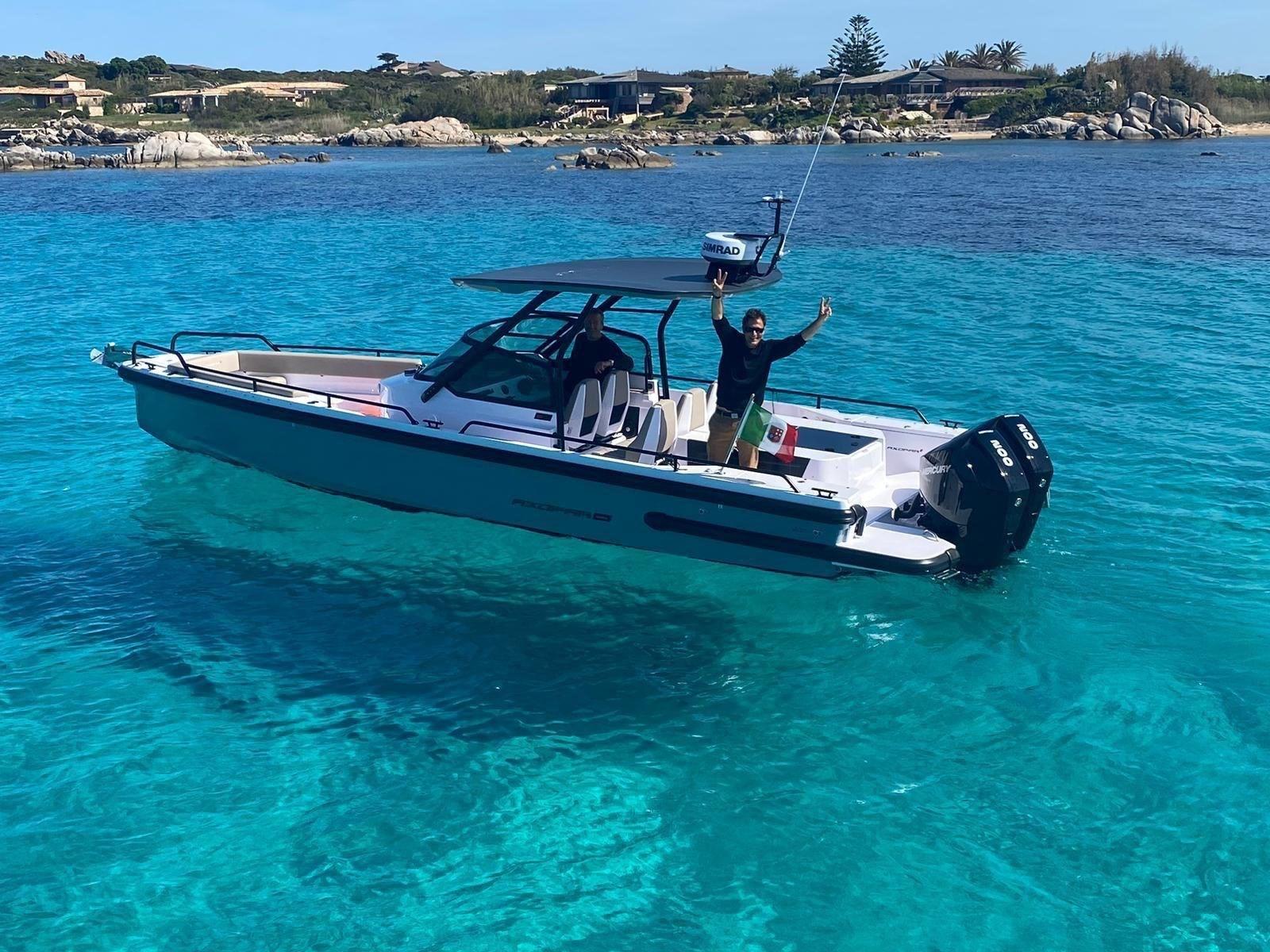 Tweedehands 2022 Axopar 28 T Top | YachtFocus