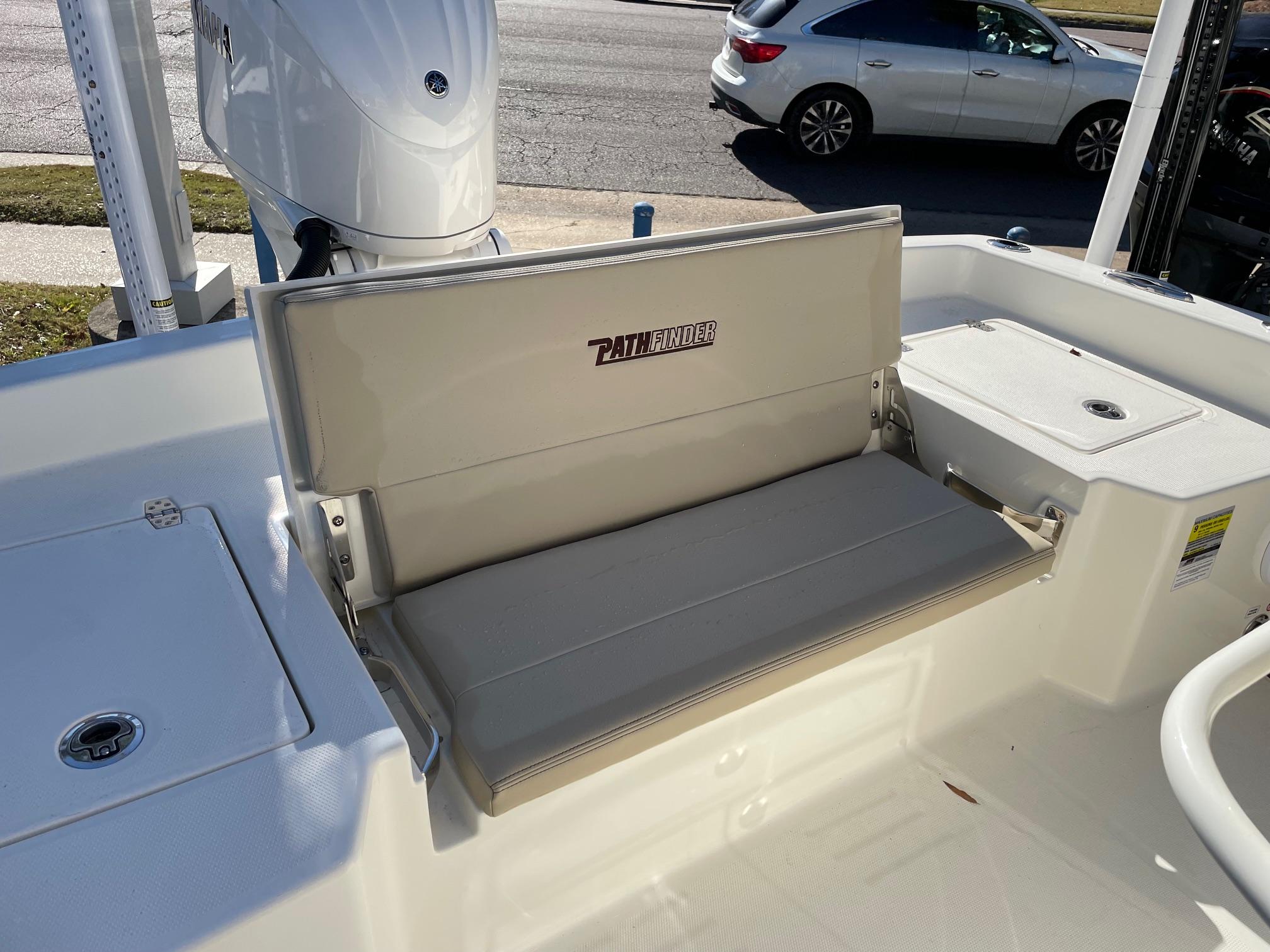 2024 Pathfinder 2400 TRS Center Console Boote Kaufen - YachtWorld