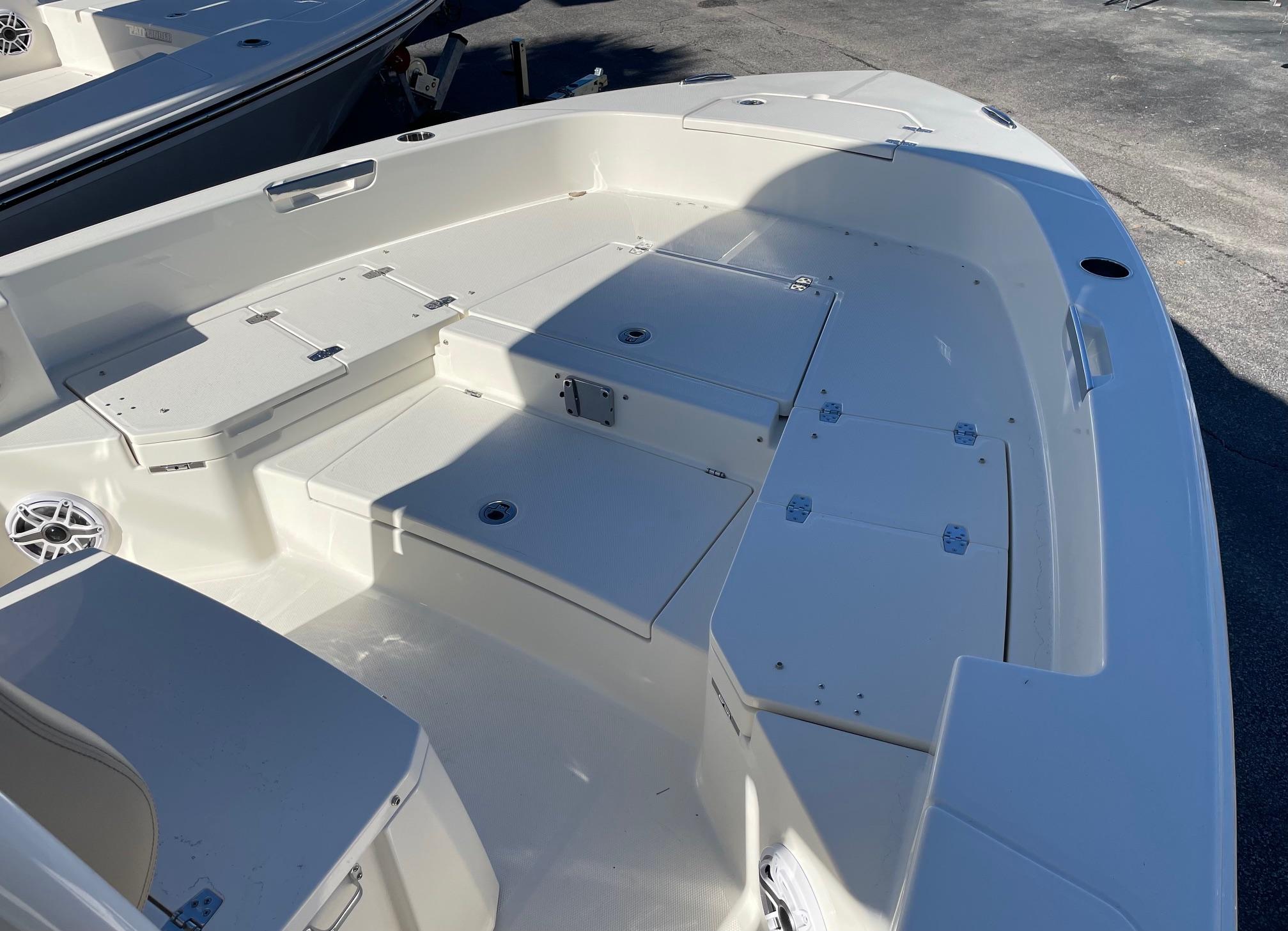 2024 Pathfinder 2400 TRS Center Console Boote Kaufen - YachtWorld