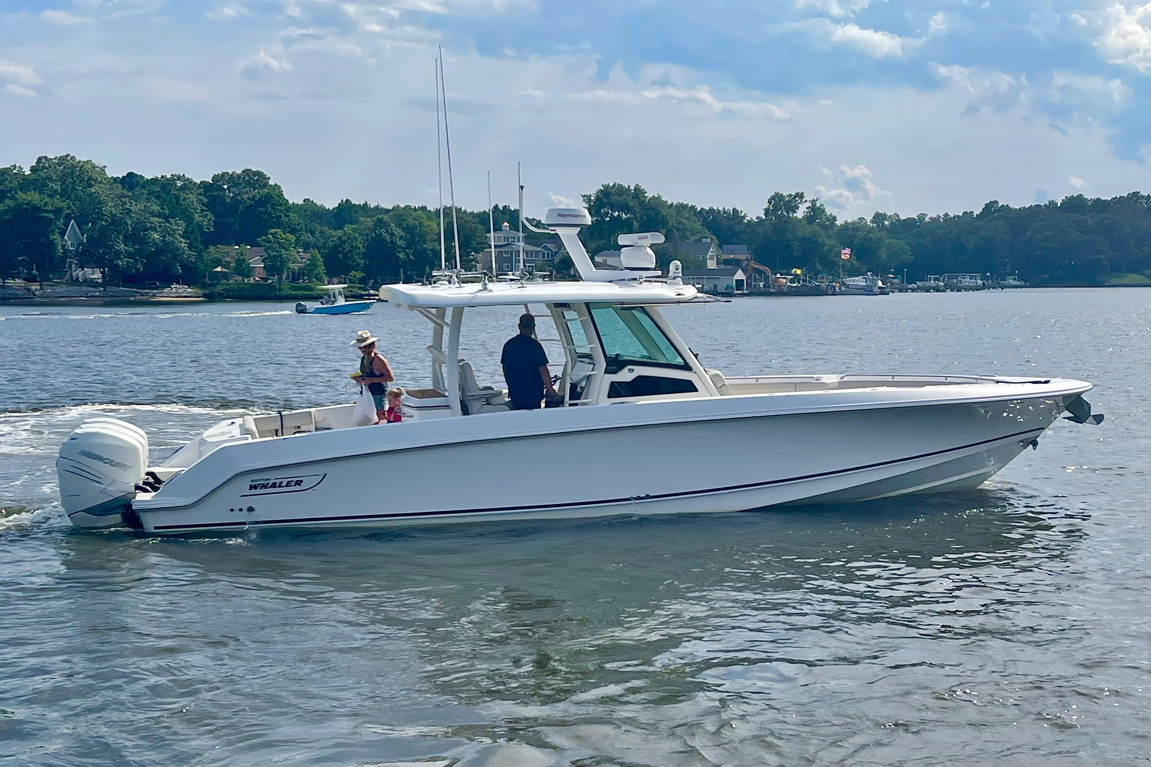 2018 Boston Whaler 38 Center Console for sale - YachtWorld